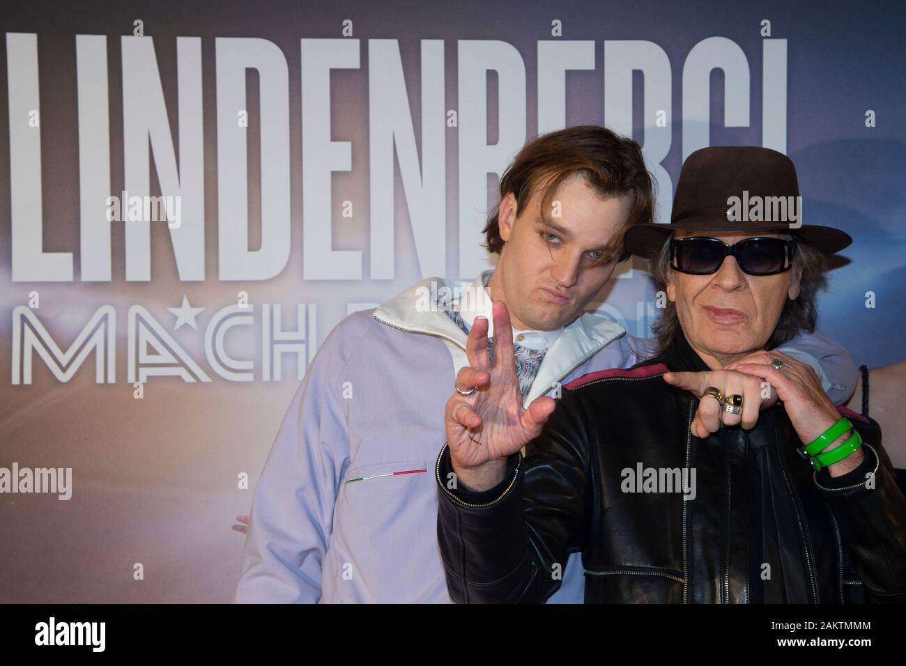 Mach essen hi-res stock photography and images - Alamy