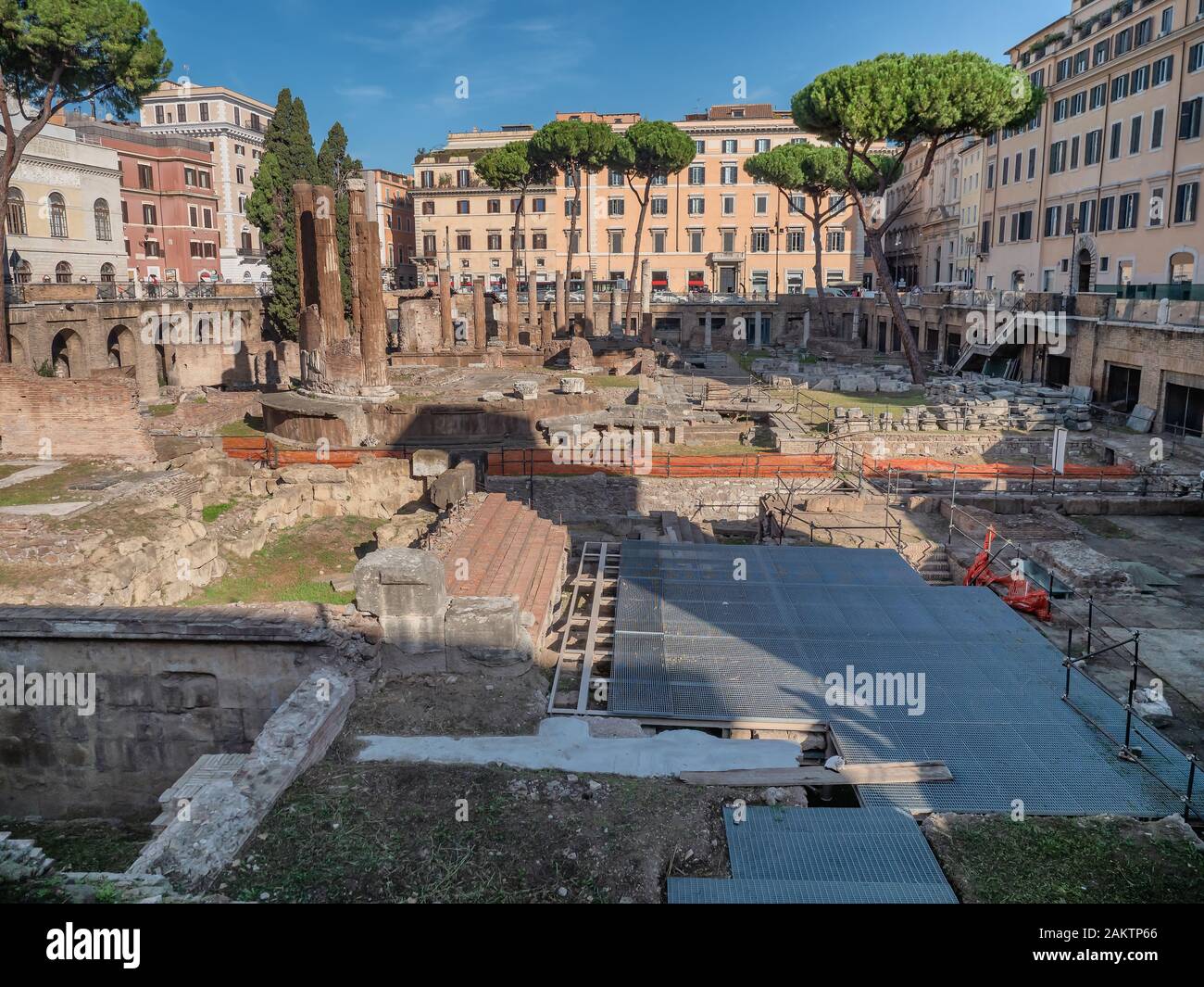 Torre piazza hi-res stock photography and images - Alamy