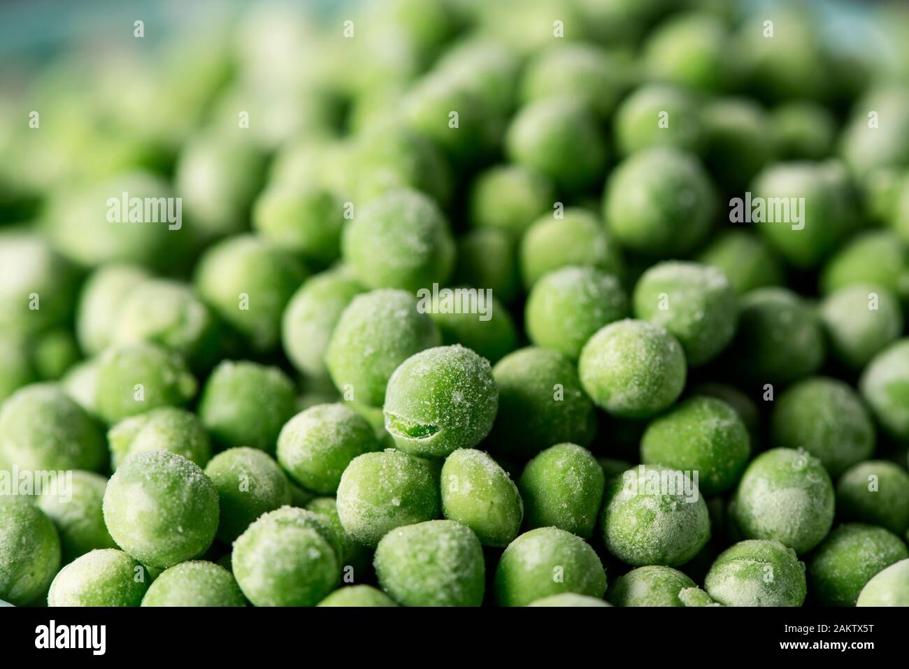 Frozen peas cooking hi-res stock photography and images - Alamy