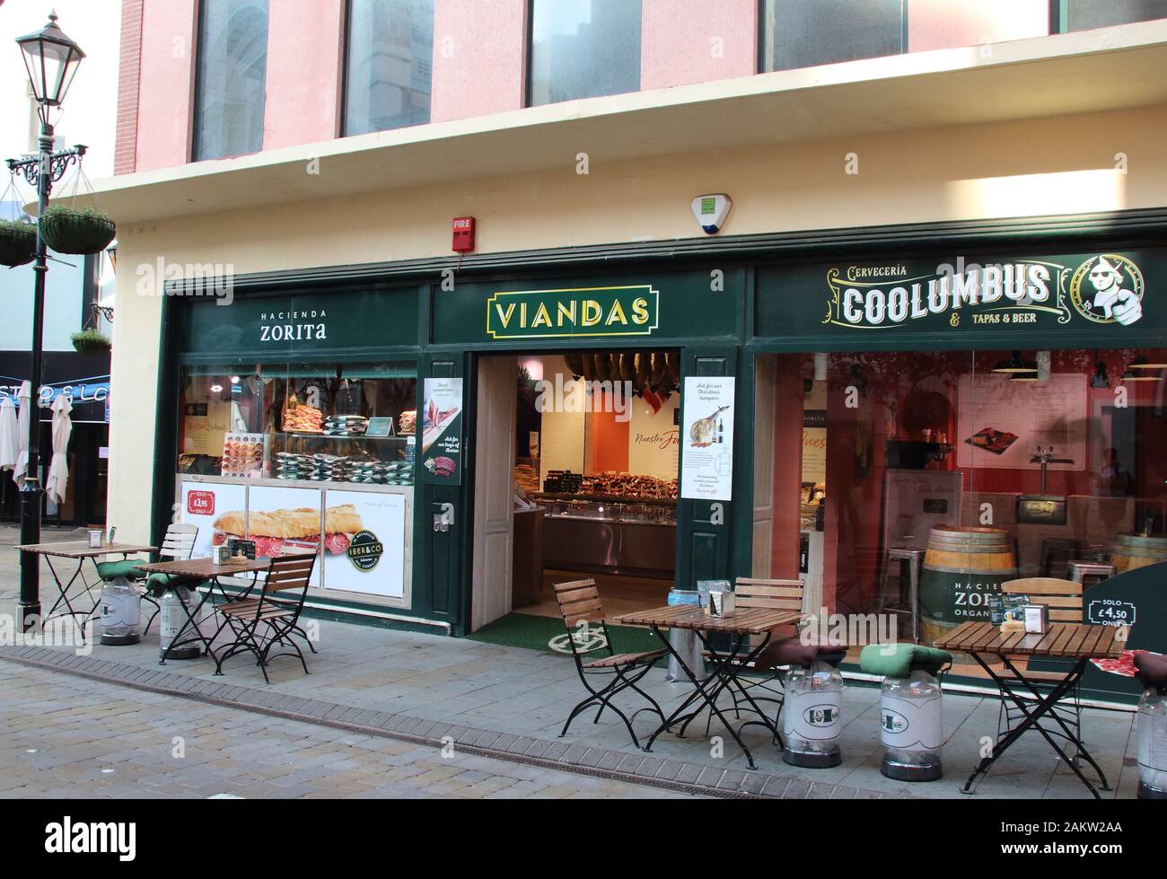 Gibraltar, Gibraltar. 9th Jan, 2020. Viandas store in Main Street - the one kilometre strip of ...