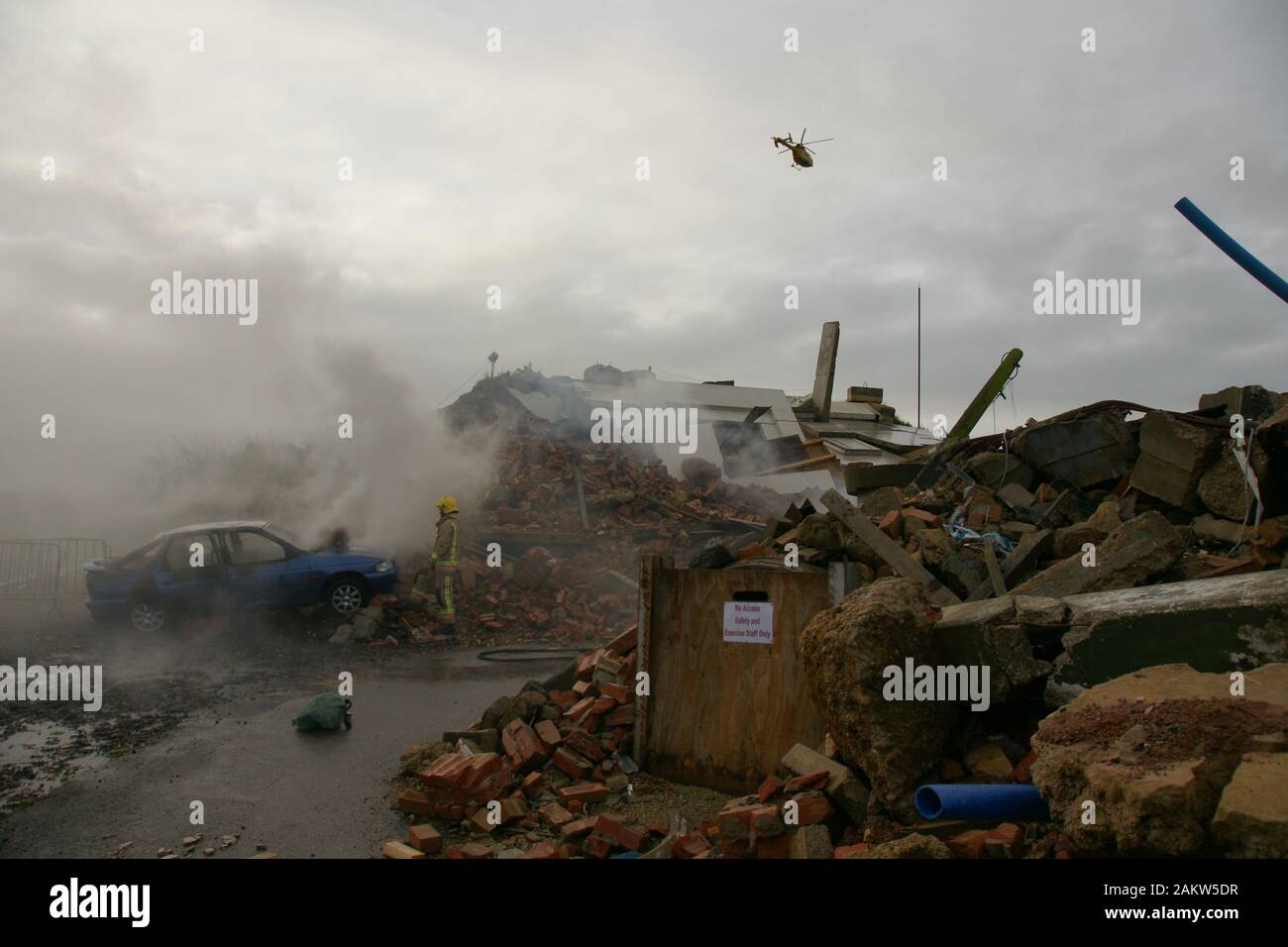 War zone urban hi-res stock photography and images - Alamy