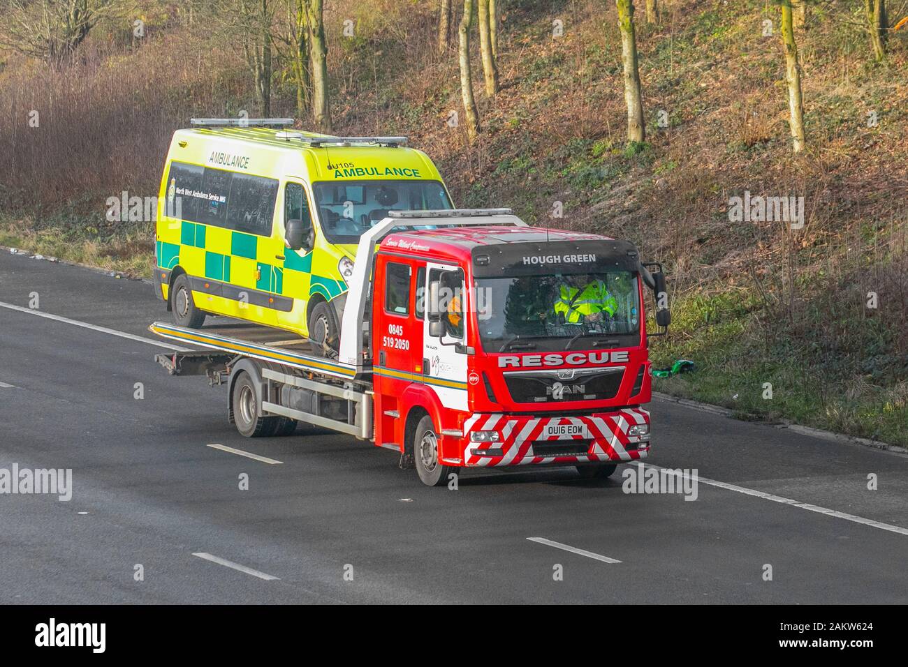 Ambulance broken down hi-res stock photography and images - Alamy