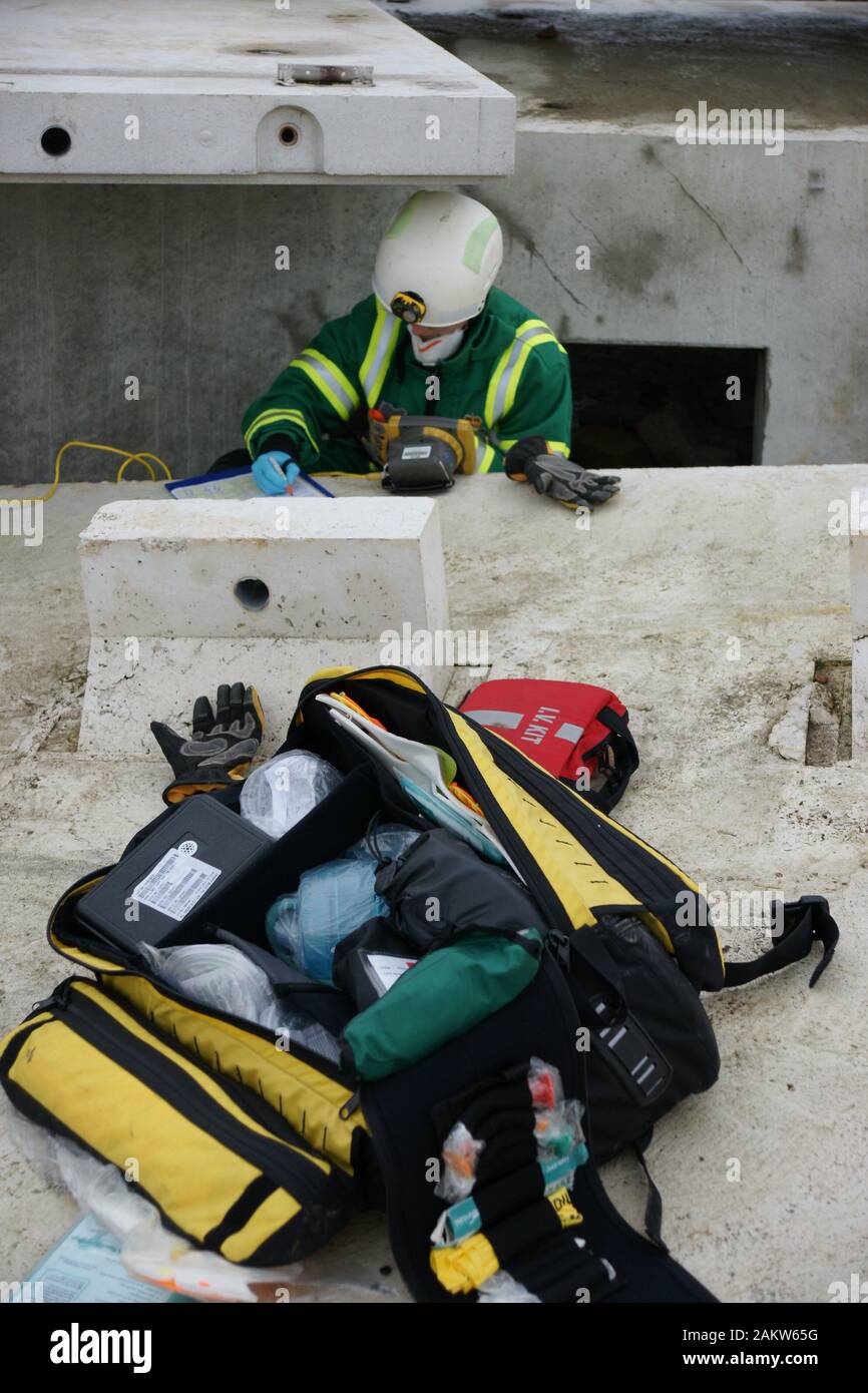 Natural disaster first responder hi-res stock photography and images ...