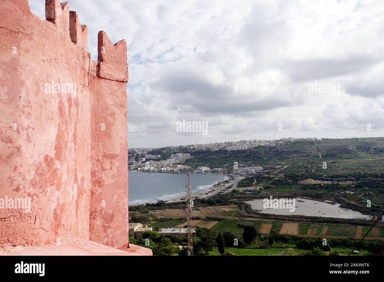 Roter Turm oder St. Agatha Turm, auf maltesisch Din l-Art Helwa ...