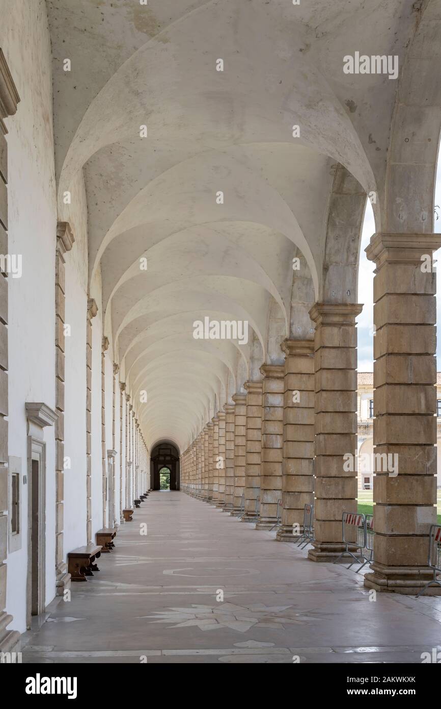 Baroque vaults hi-res stock photography and images - Alamy