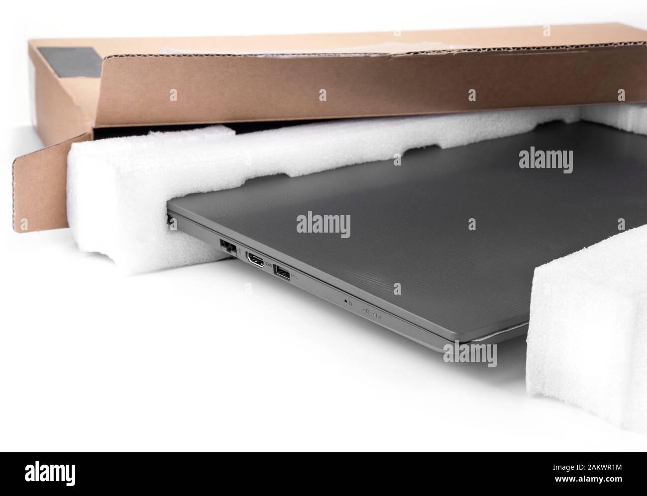Apple laptop box hi-res stock photography and images - Alamy