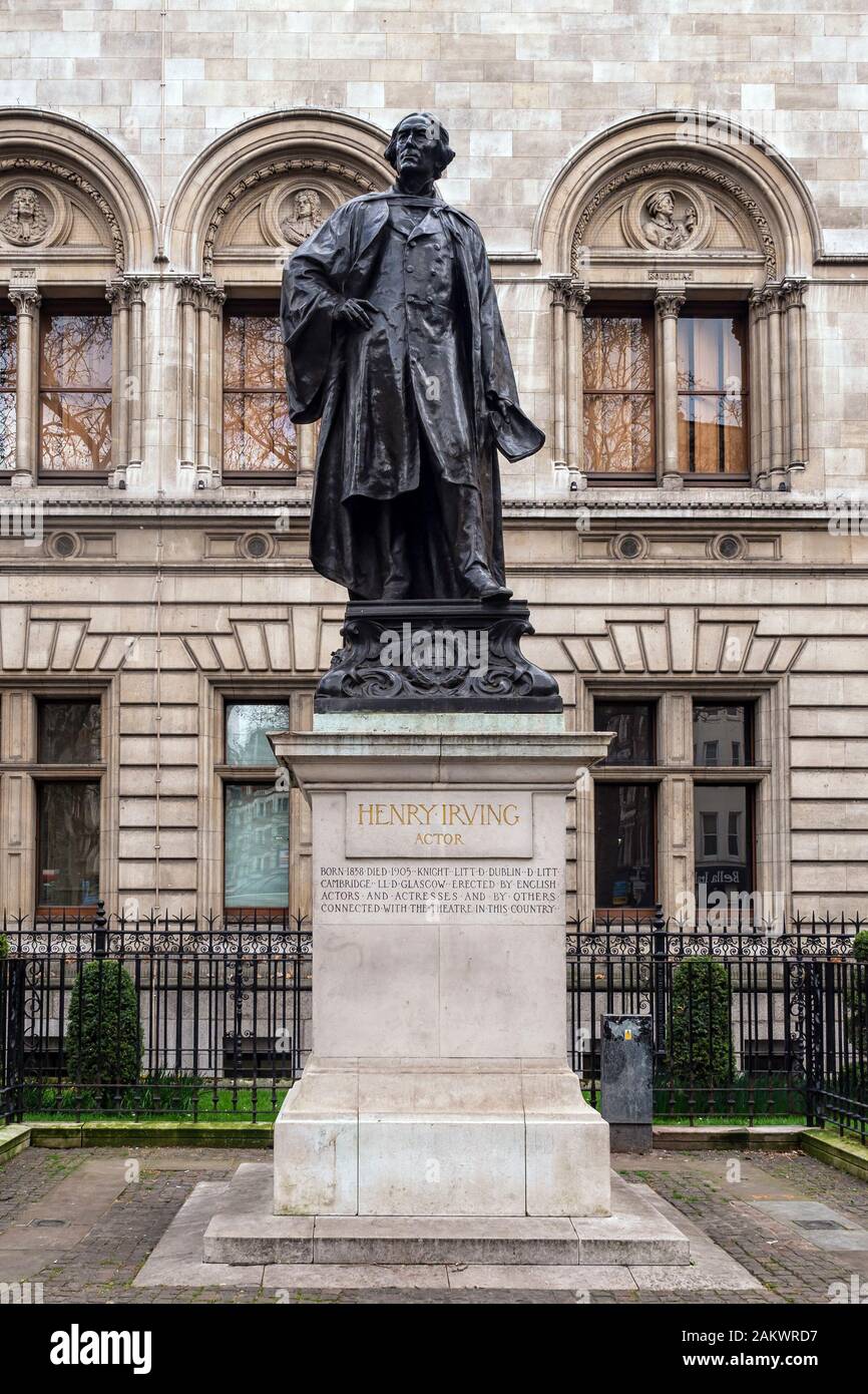 LONDON, UK - MARCH 13, 2019: Statue of actor Henry Irving in Charing ...