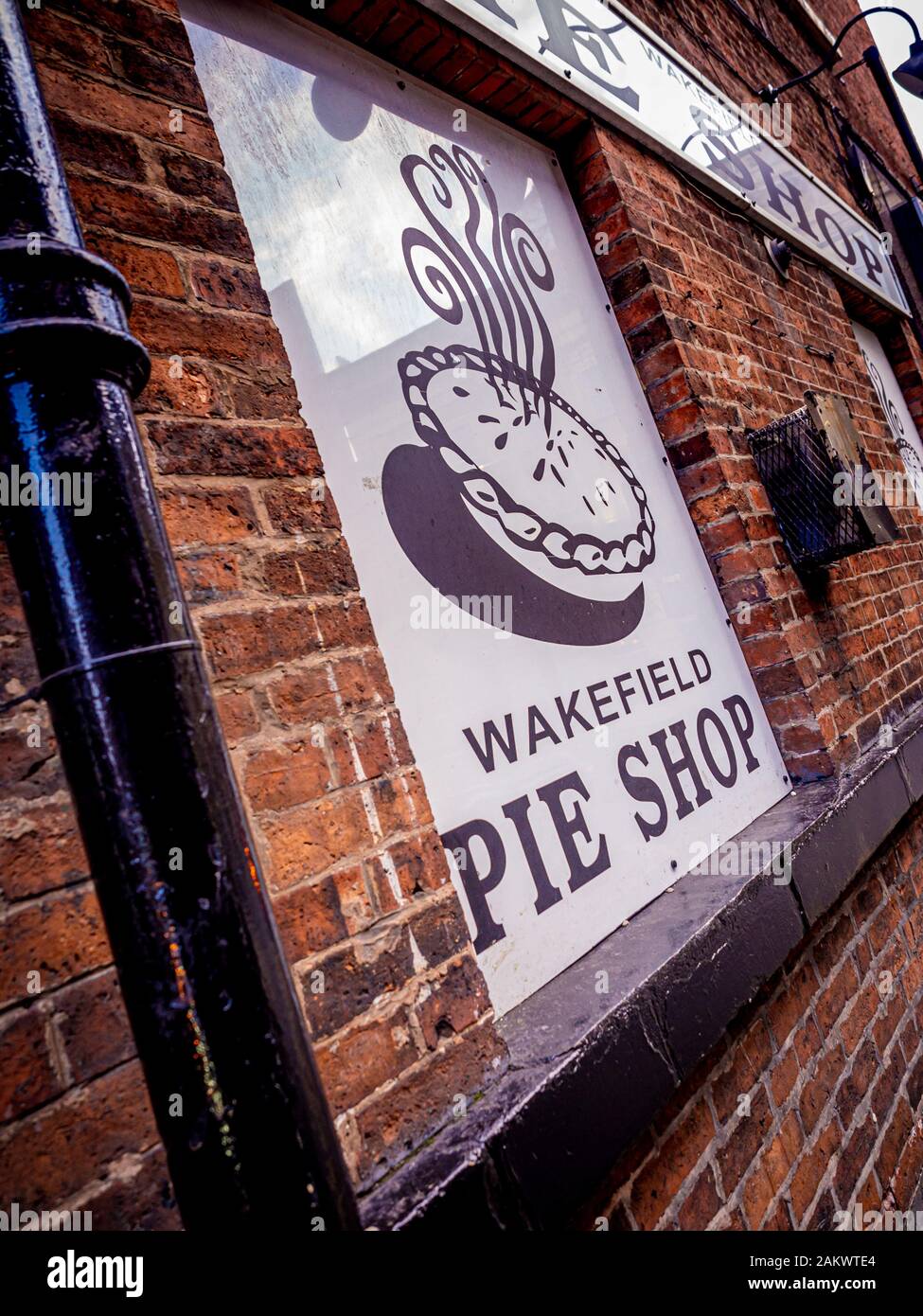 Pie shop hi-res stock photography and images - Alamy