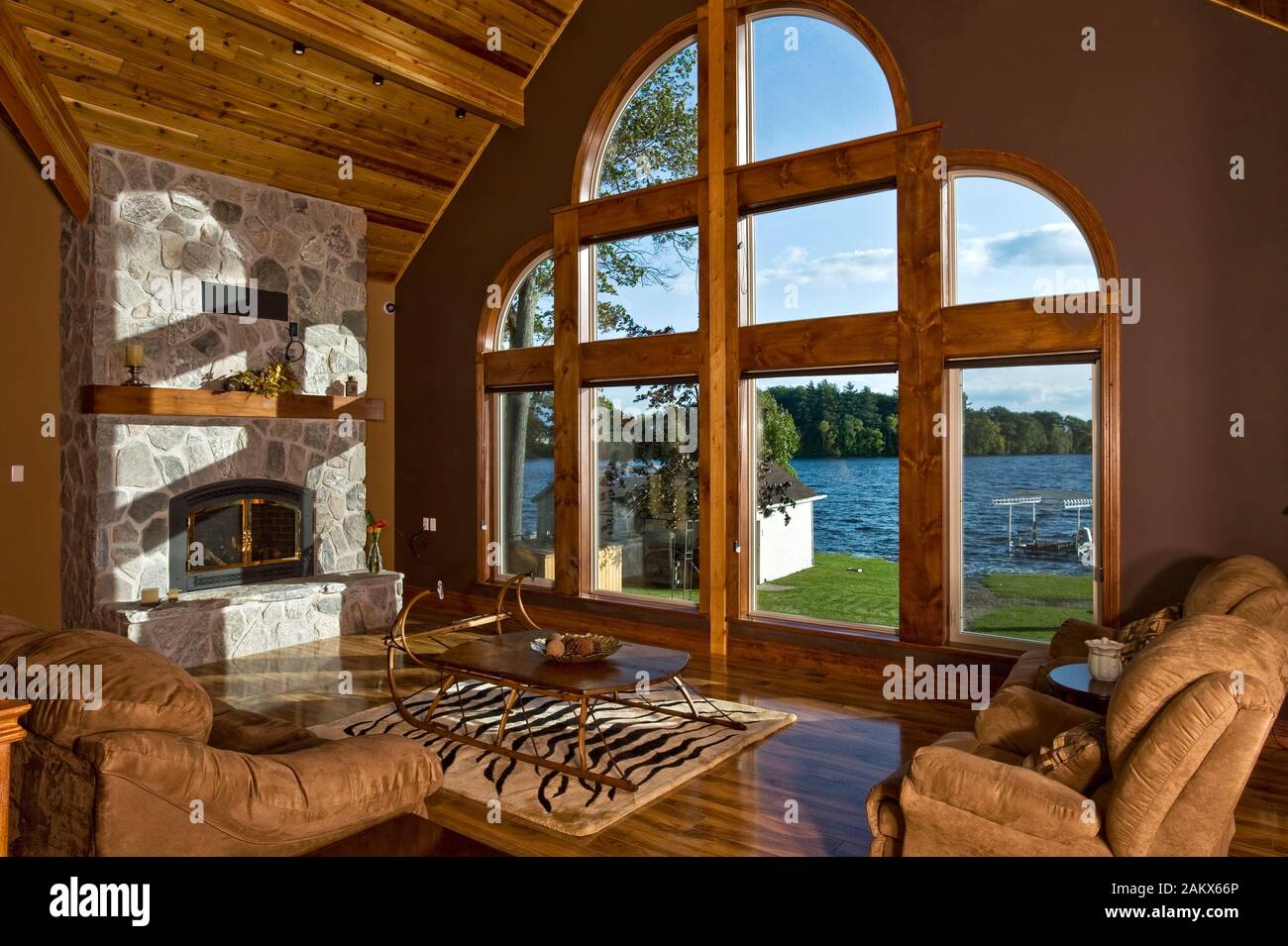 Elegant and luxury custom homes that show comfort and excellent designs ...