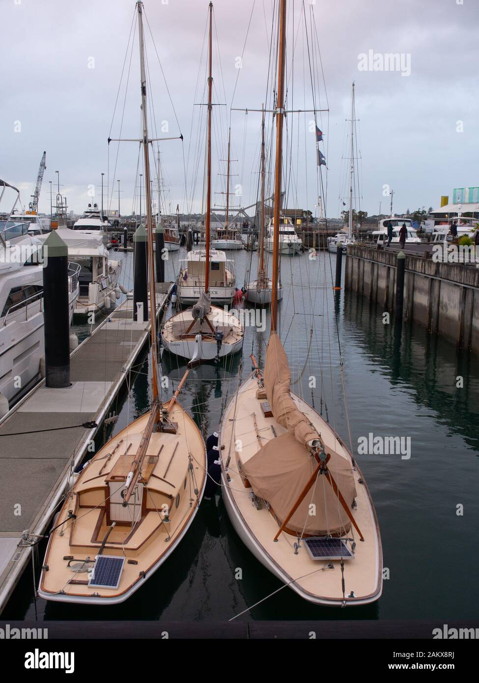 Small sail boats hi-res stock photography and images - Alamy
