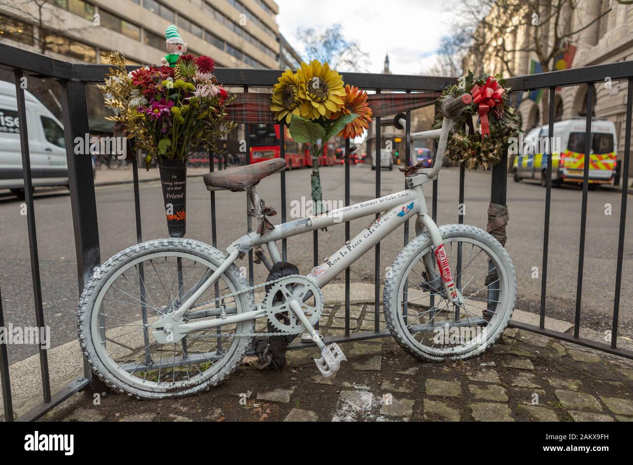 Ghost bikes hi-res stock photography and images - Alamy