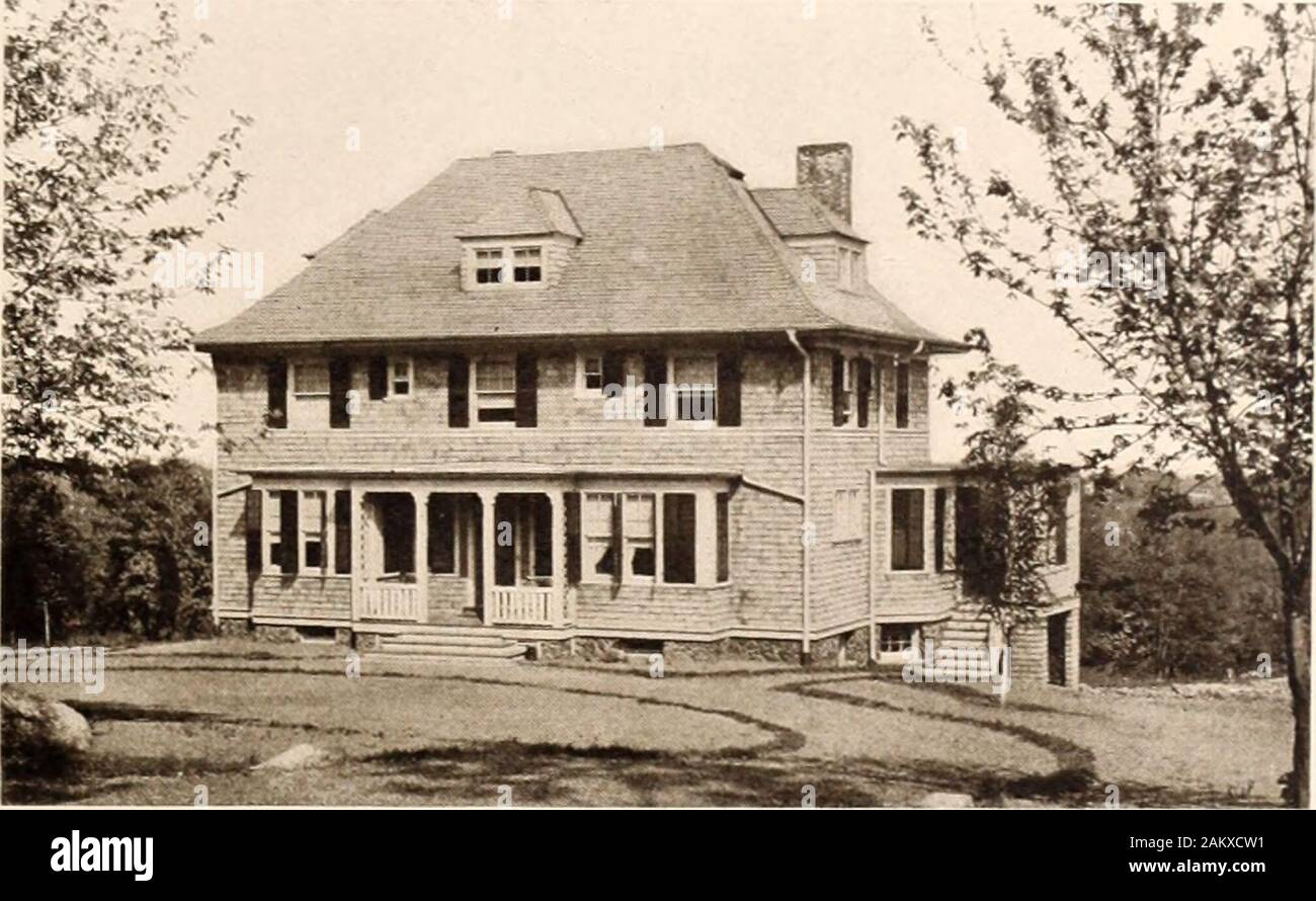 Rubble stone foundation house hi-res stock photography and images - Alamy