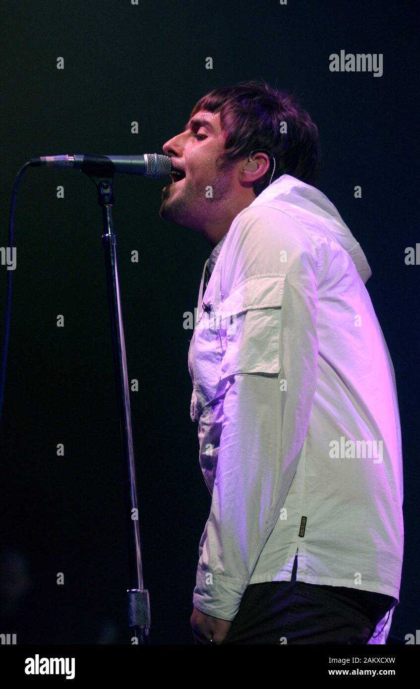 Milan Italy 12/05/2005 live concert of the Oasis at the Alcatraz : The ...