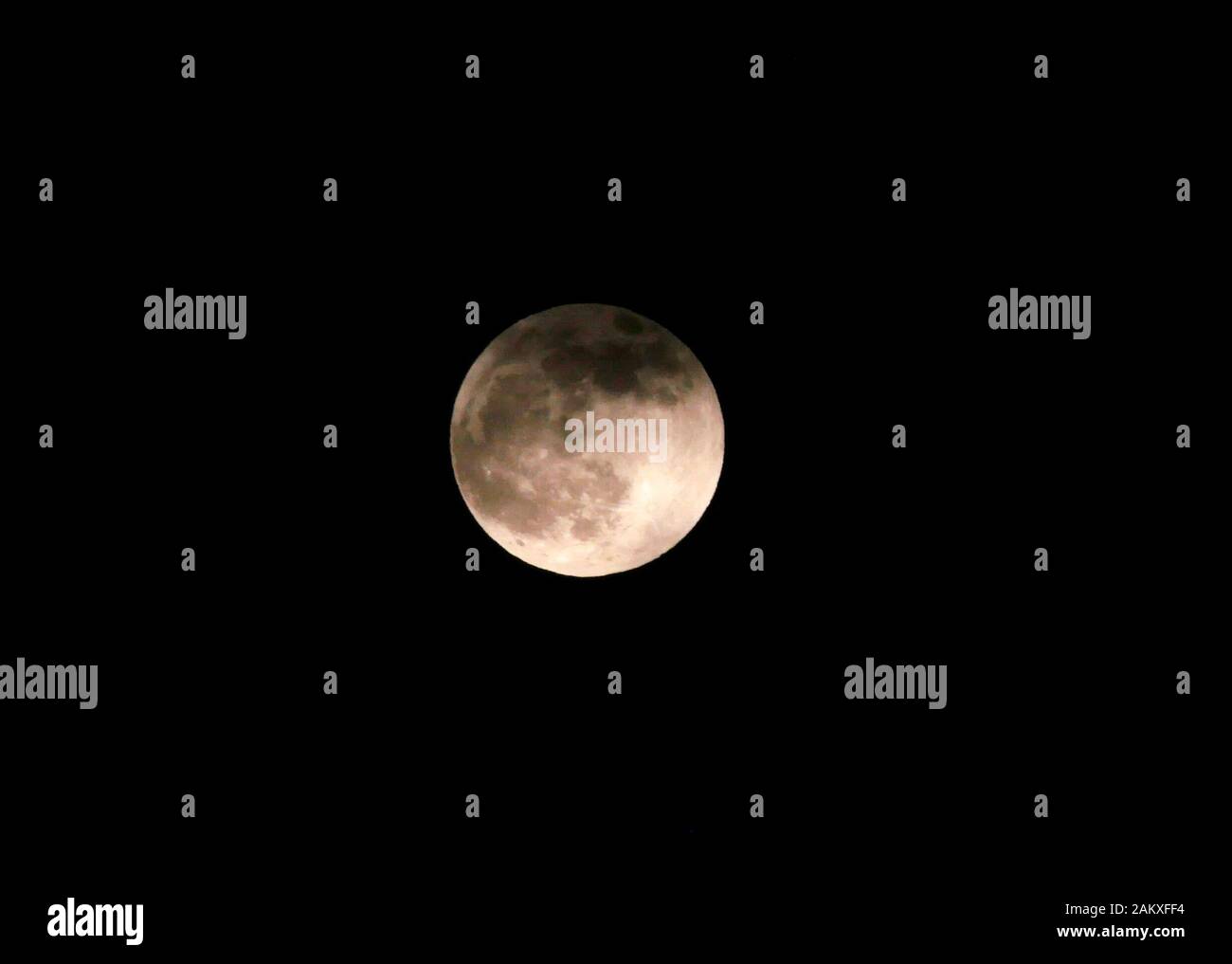 10/1/2020 The Wolf Moon Lunar Eclipse of 2020 Occurs in Maidstone Kent ...