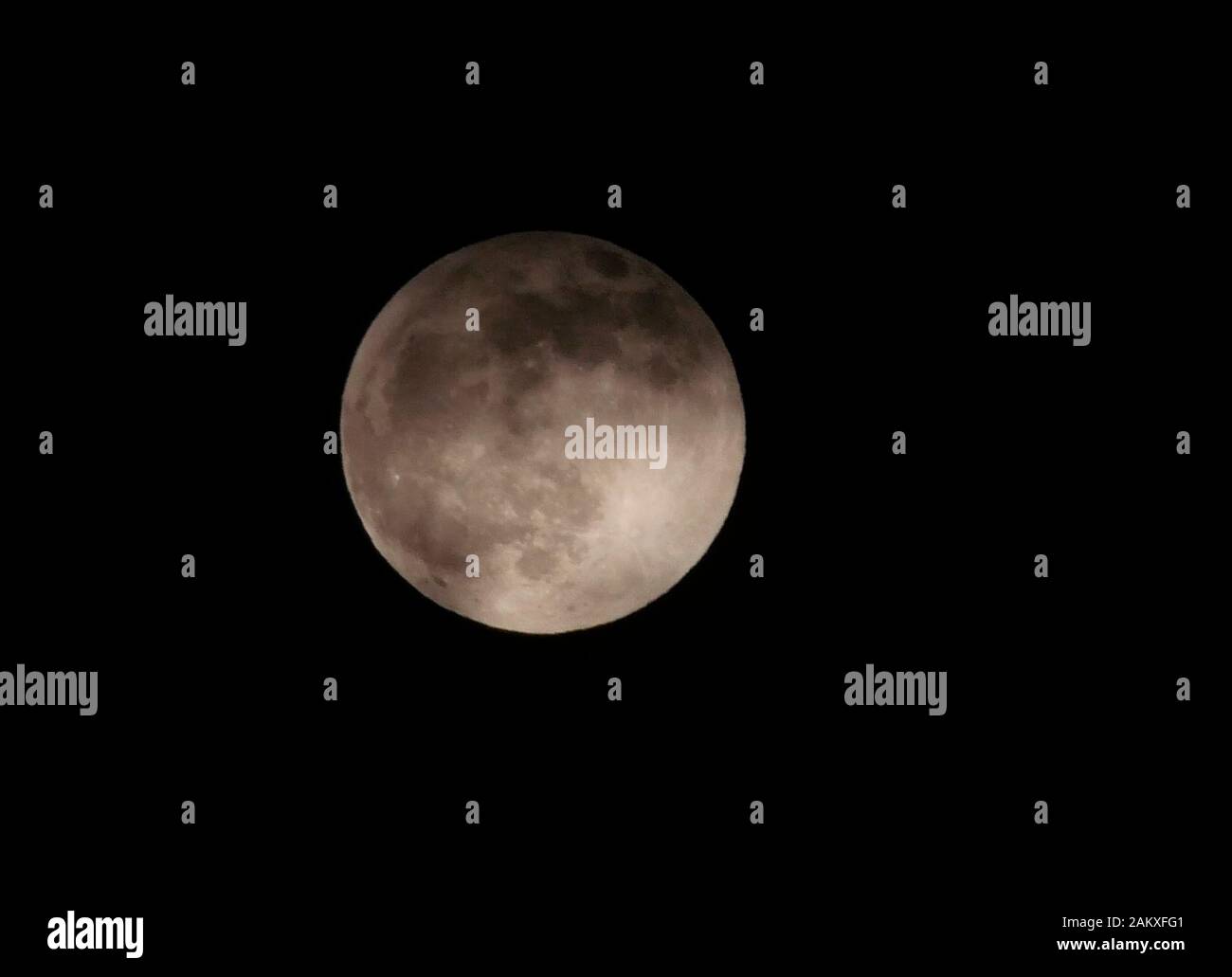 10/1/2020 The Wolf Moon Lunar Eclipse of 2020 Occurs in Maidstone Kent ...