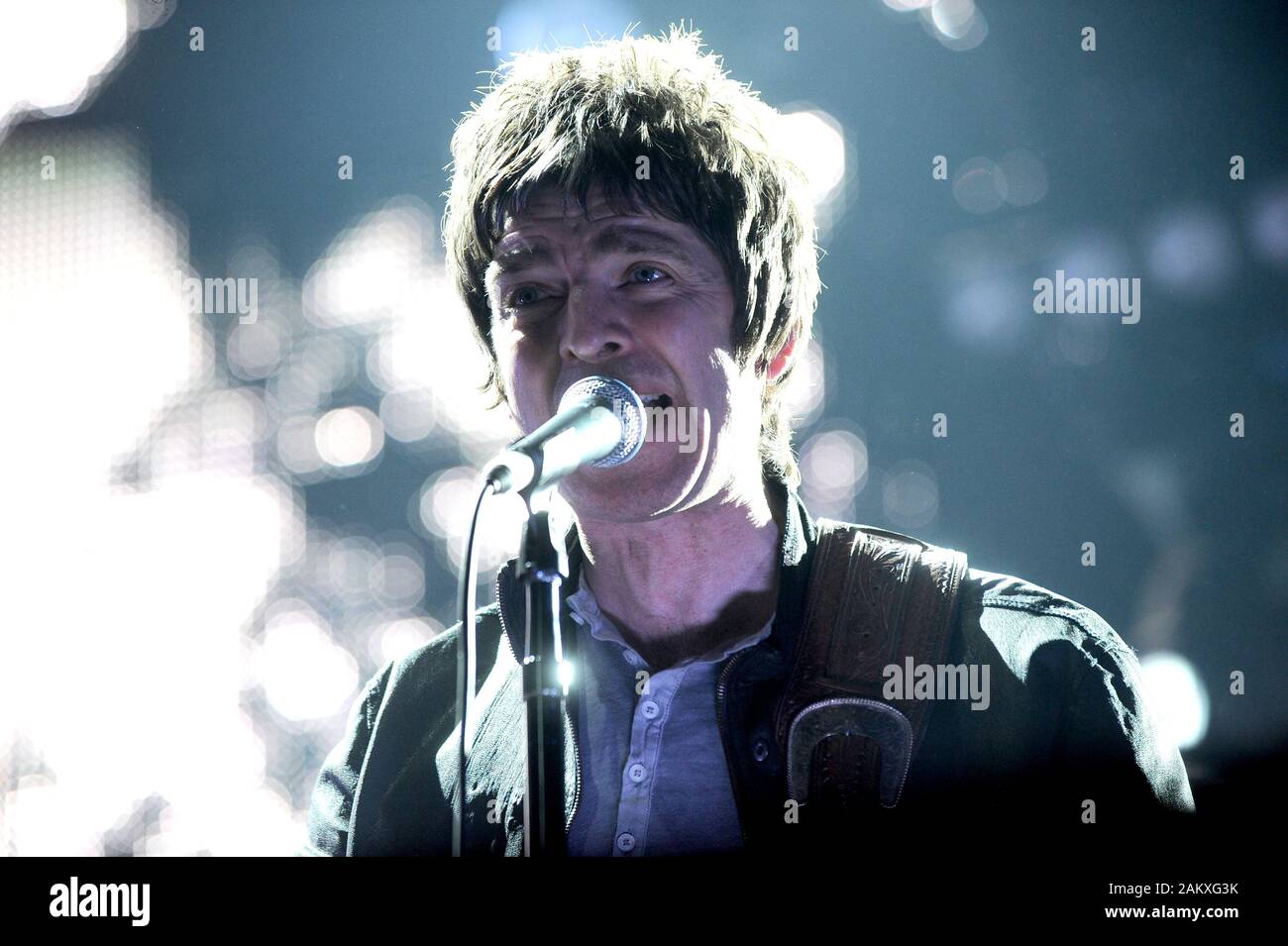 Gem archer with guitar hi-res stock photography and images - Alamy