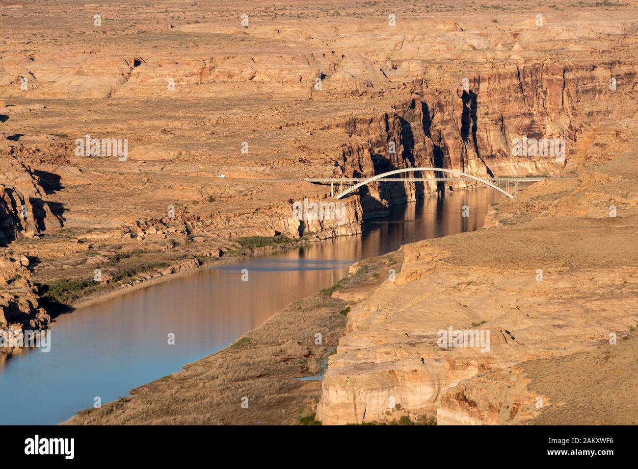 Highway river crossing hi-res stock photography and images - Alamy