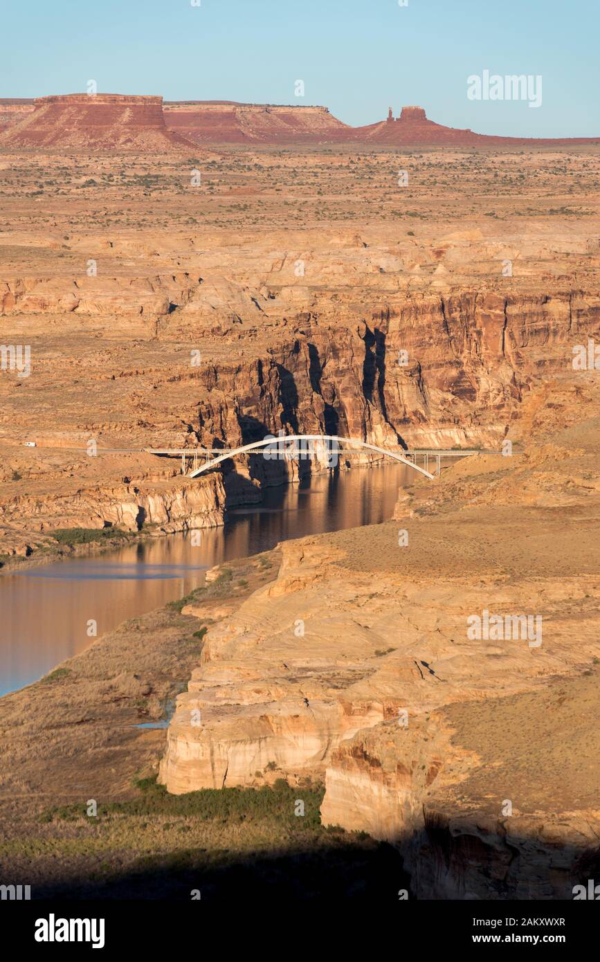 Highway river crossing hi-res stock photography and images - Alamy