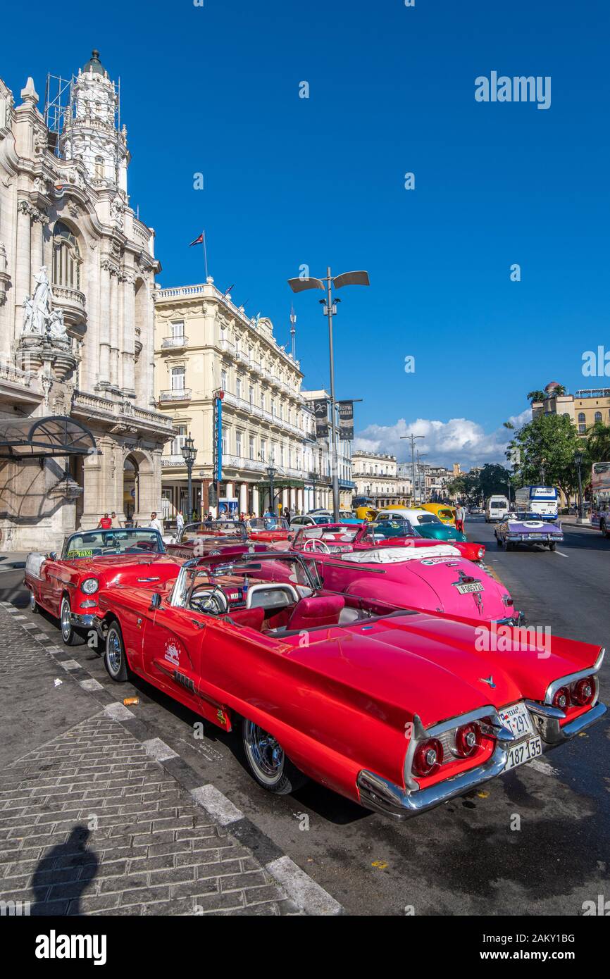 Colorful classic American cars from the 1950s , Havana, Cuba Stock ...
