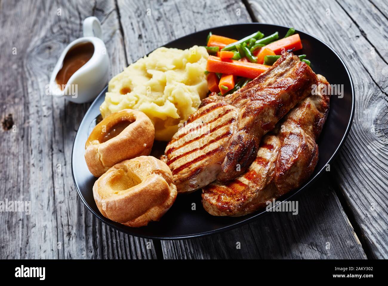 Traditional sunday roast hi-res stock photography and images - Alamy