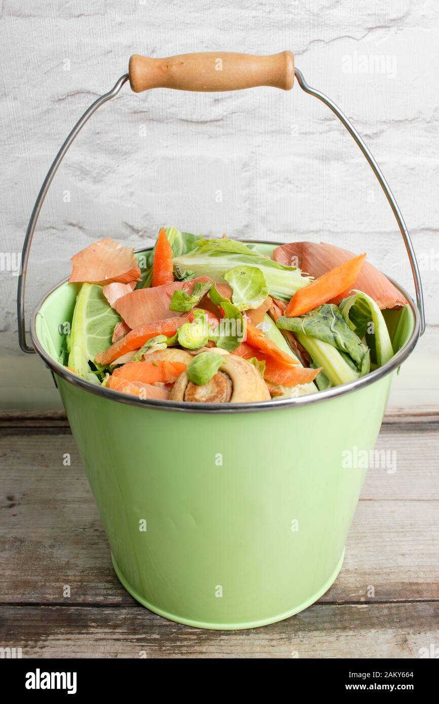 Kitchen food waste hi-res stock photography and images - Alamy