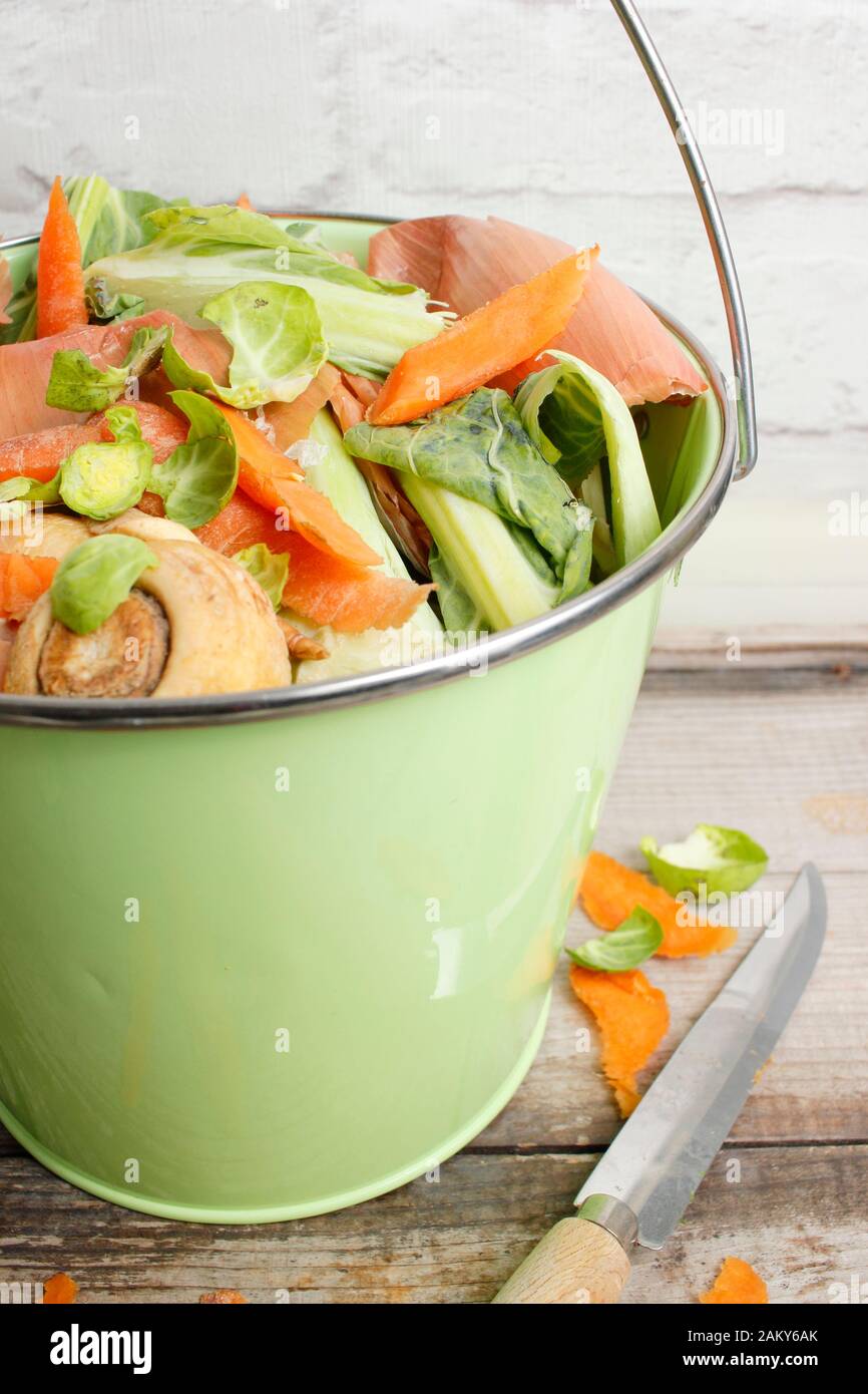 Kitchen food waste hi-res stock photography and images - Alamy