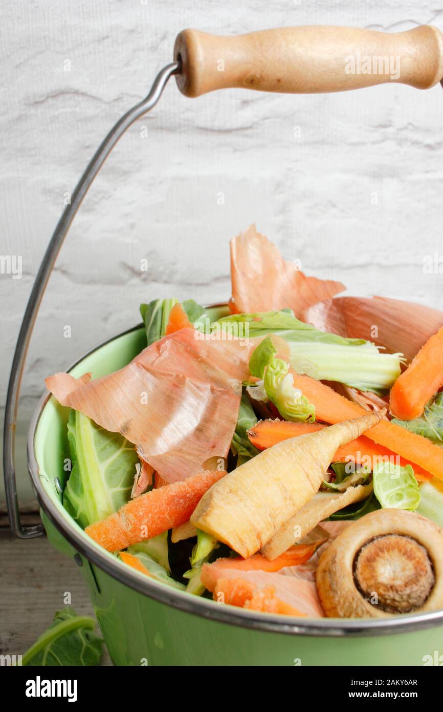 Food waste bucket hi-res stock photography and images - Alamy