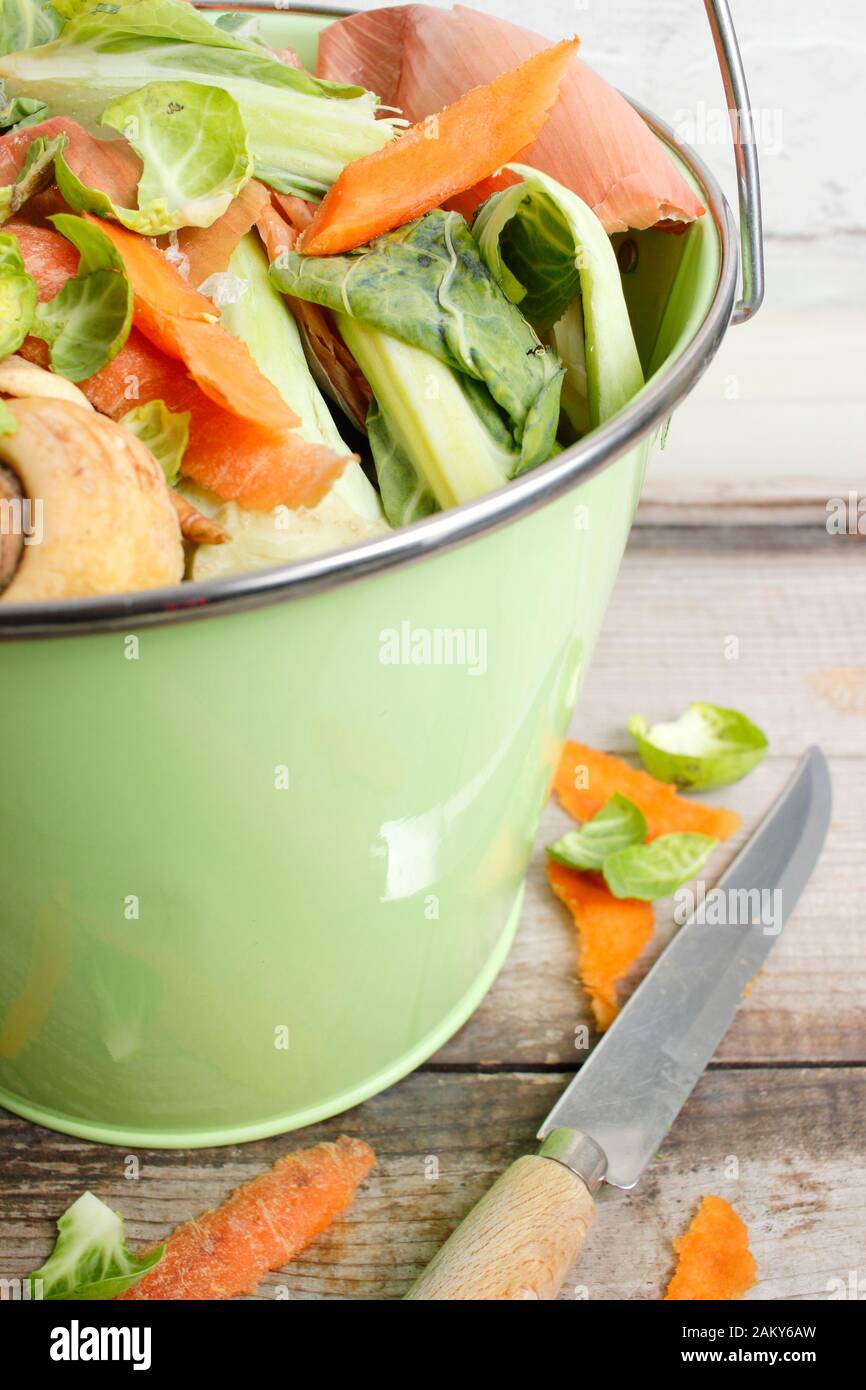 Kitchen food waste hi-res stock photography and images - Alamy