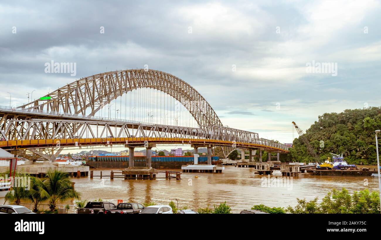 Mahakam bridge, Samarinda, Indonesia Stock Photo - Alamy