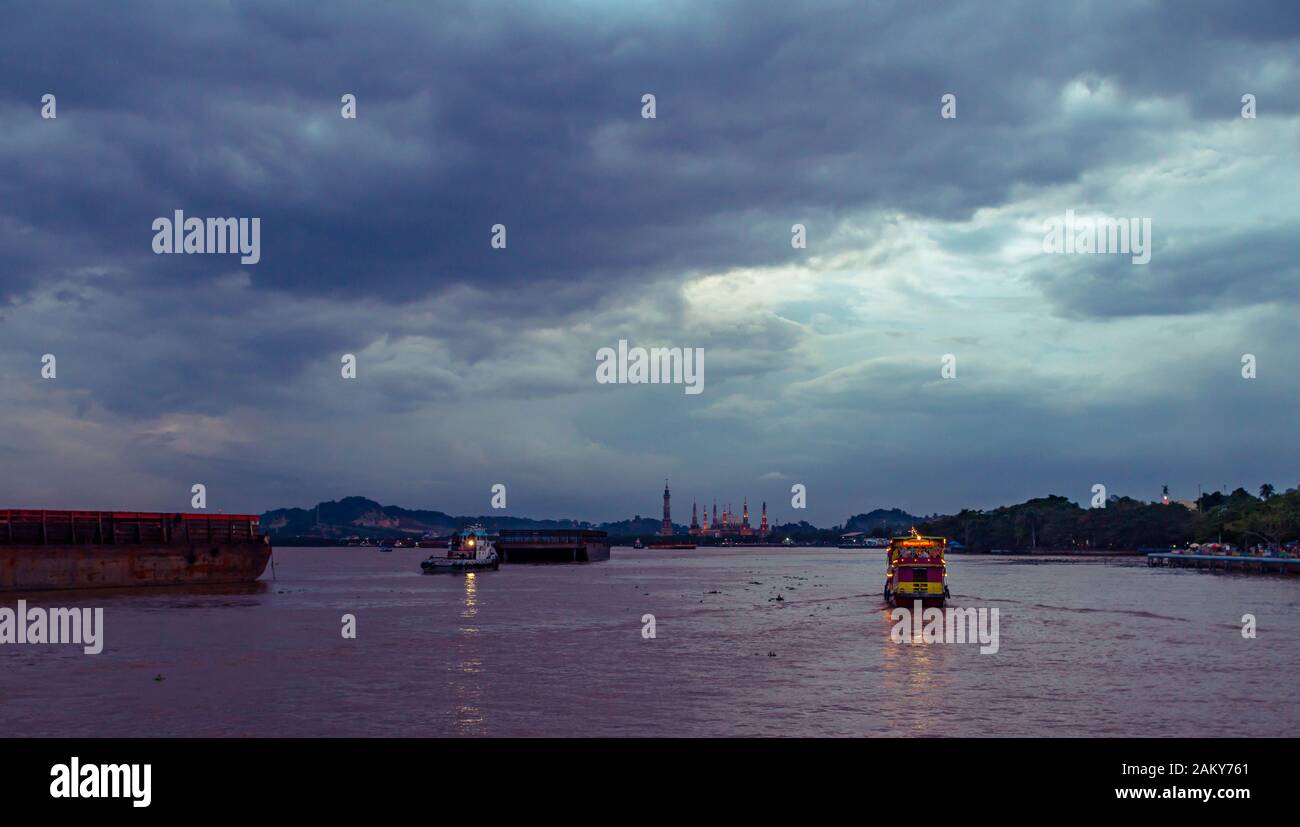 Mahakam hi-res stock photography and images - Alamy