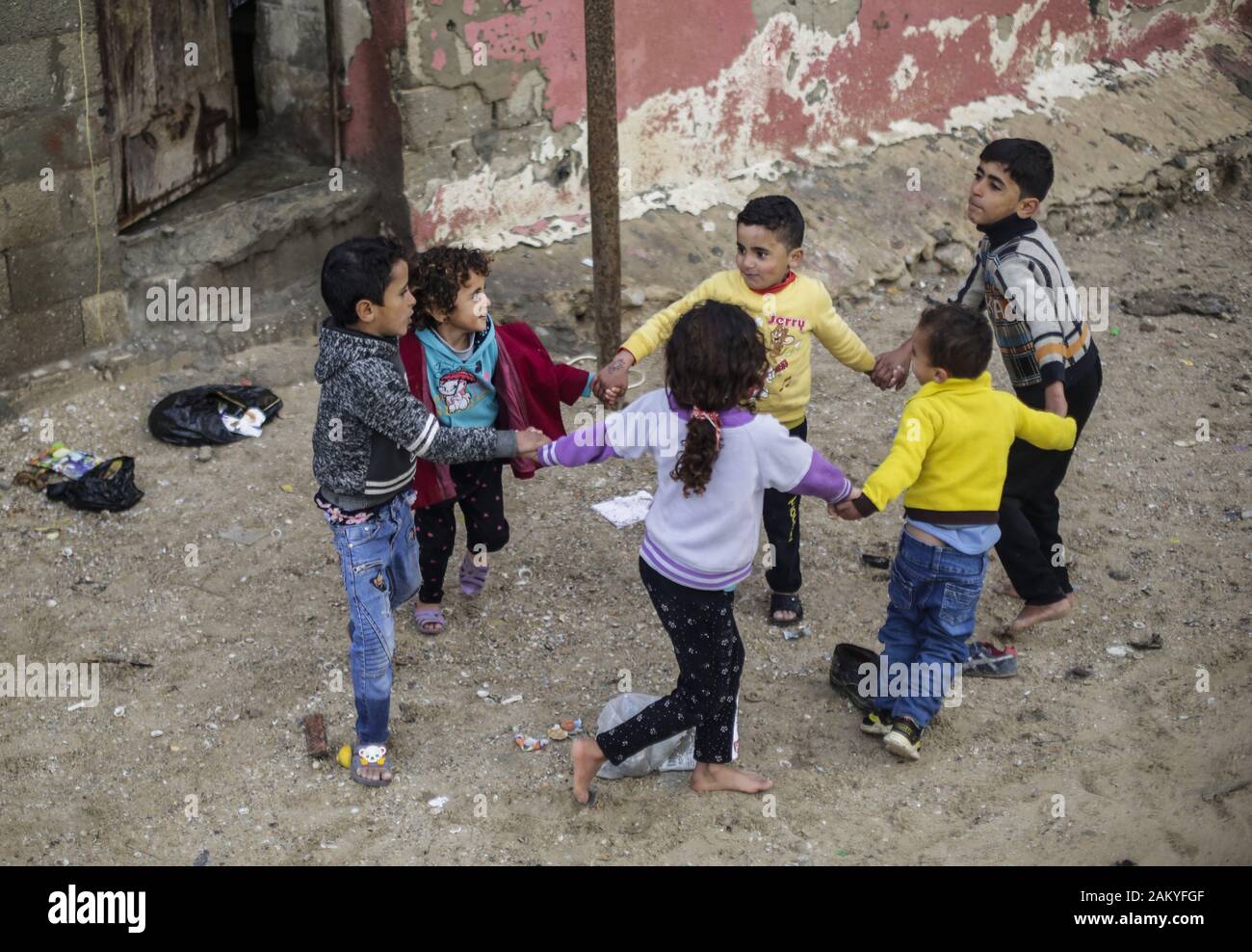 Gaza City, The Gaza Strip, Palestine. 9th Jan, 2020. Palestinian ...