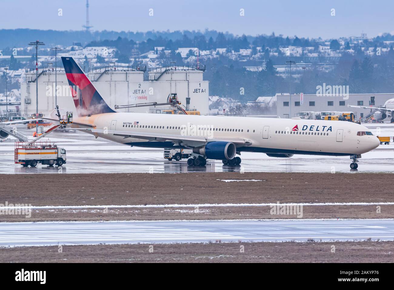 Stuttgart, Germany - December 16, 2018: Delta Air Lines Boeing 767 ...