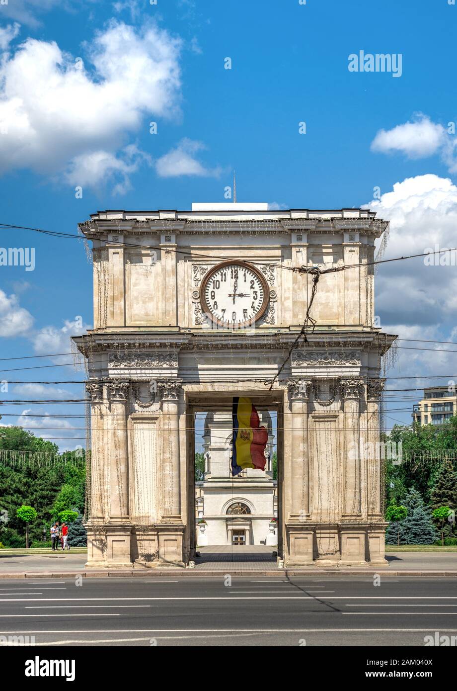 Chisinau arch of triumph hi-res stock photography and images - Alamy