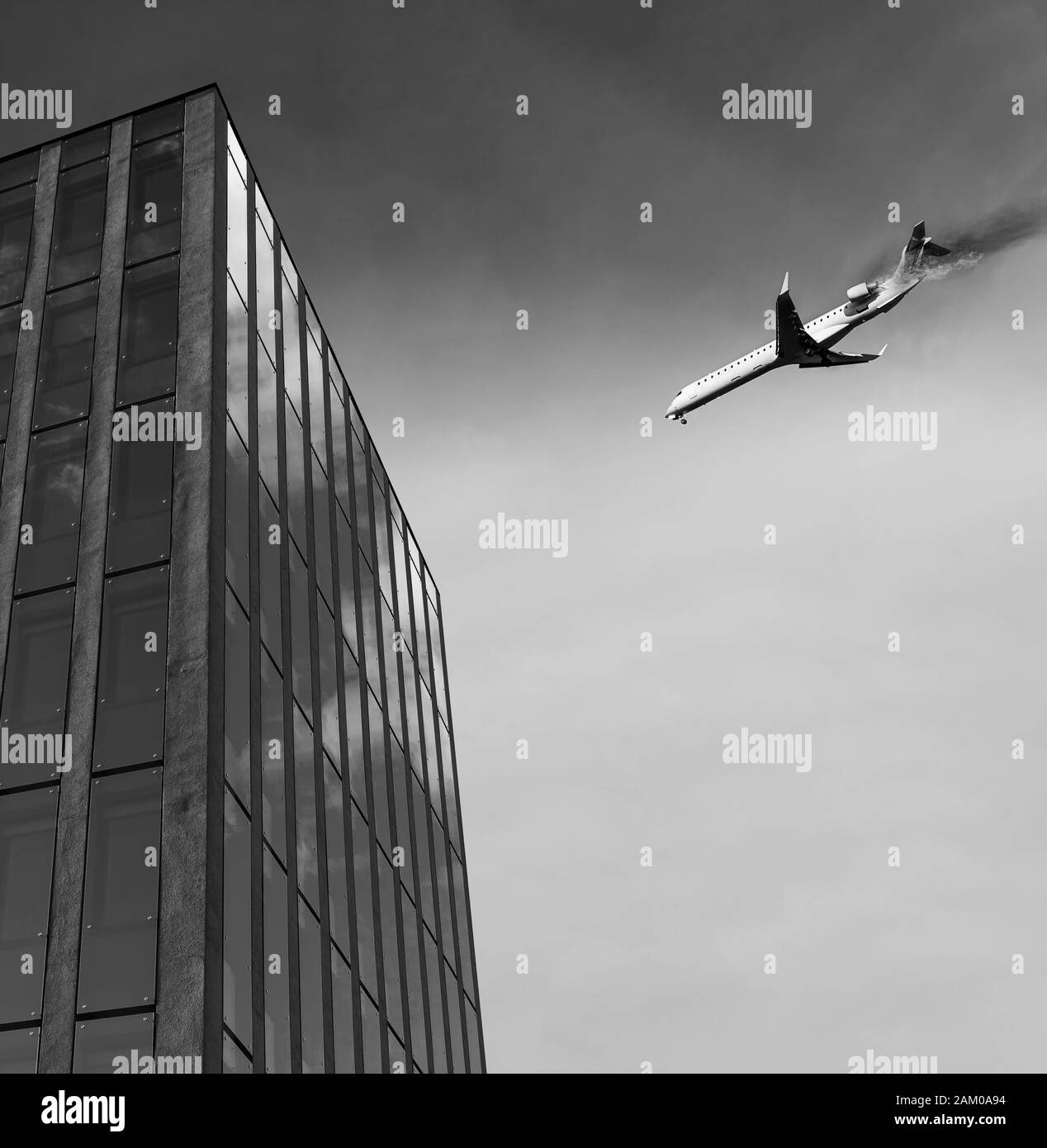 Airplane engine fire hi-res stock photography and images - Alamy