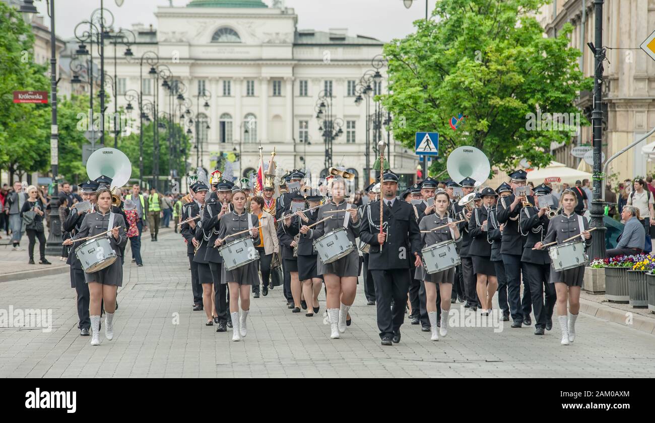 Orchestra uniforms hi-res stock photography and images - Alamy