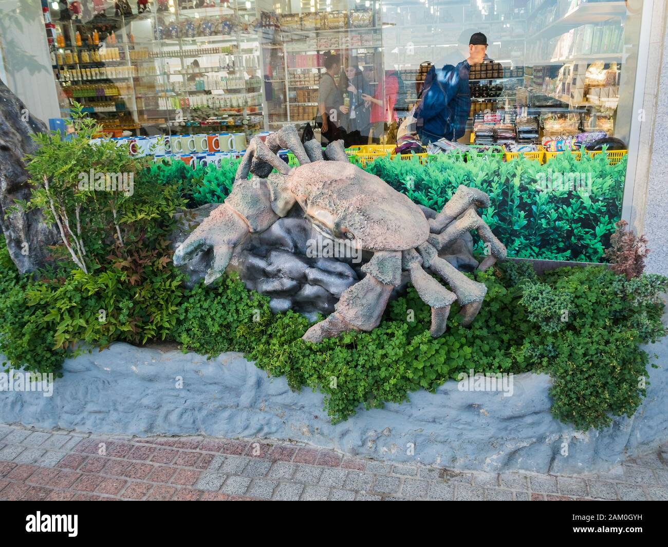 Giant crab statue hi-res stock photography and images - Alamy