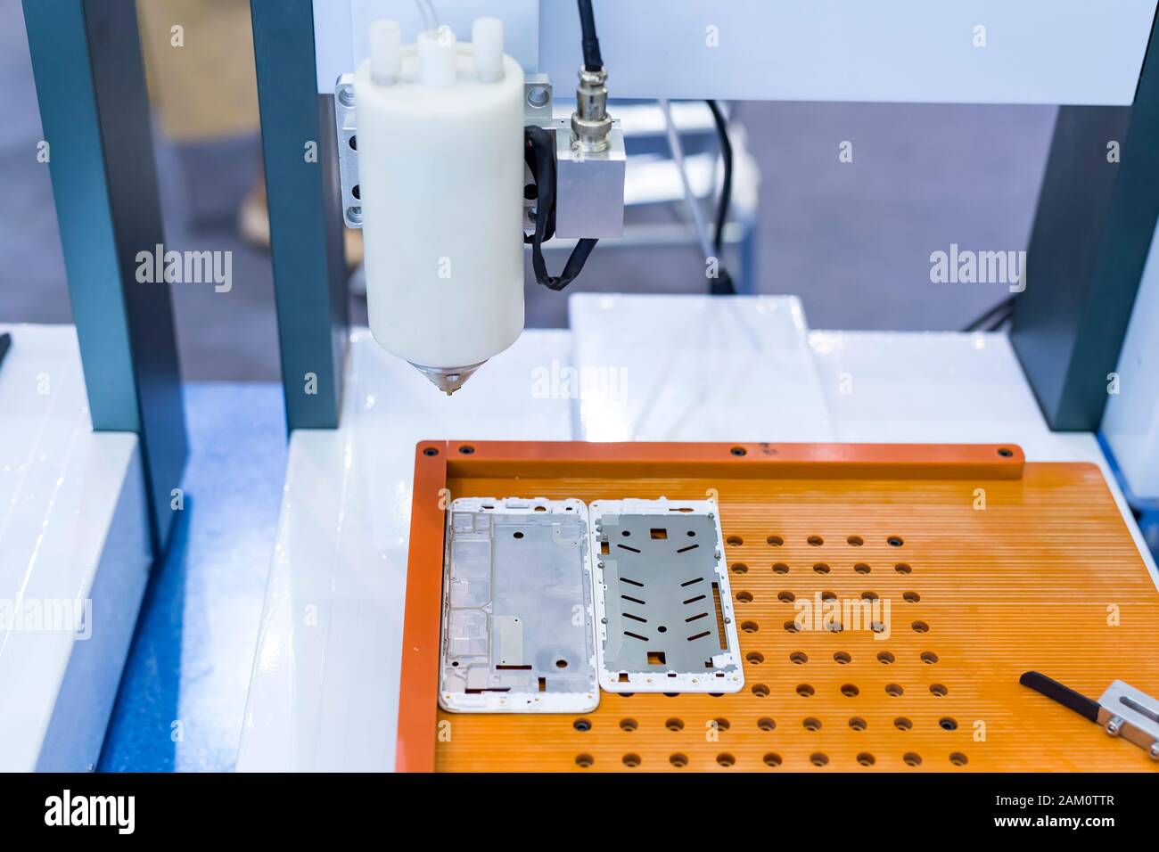 Robotic vision sensor camera system measure the aluminum mobile phone ...