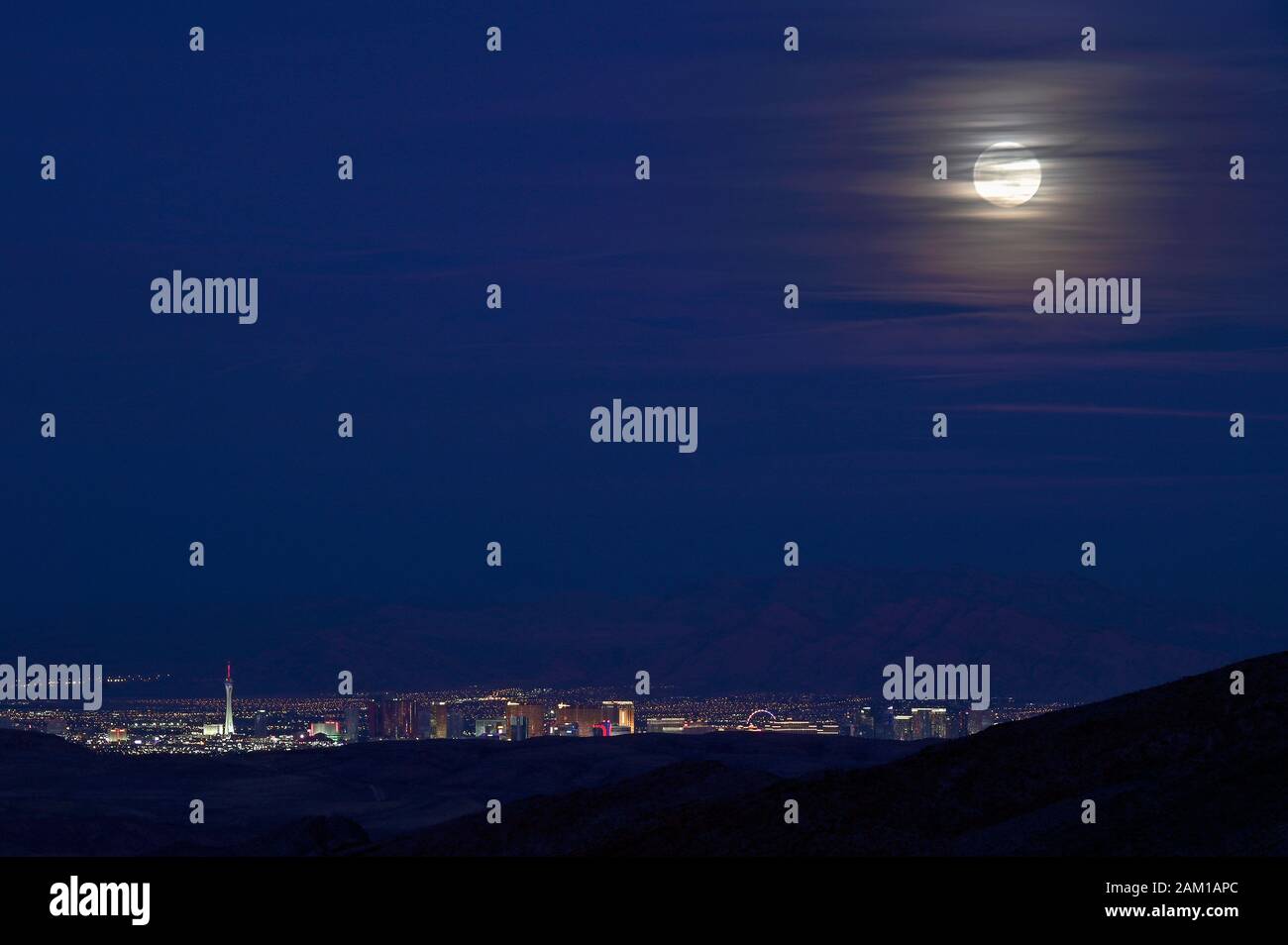 Las Vegas, Nevada, USA. 10th Jan, 2020. A full moon rises over Las ...
