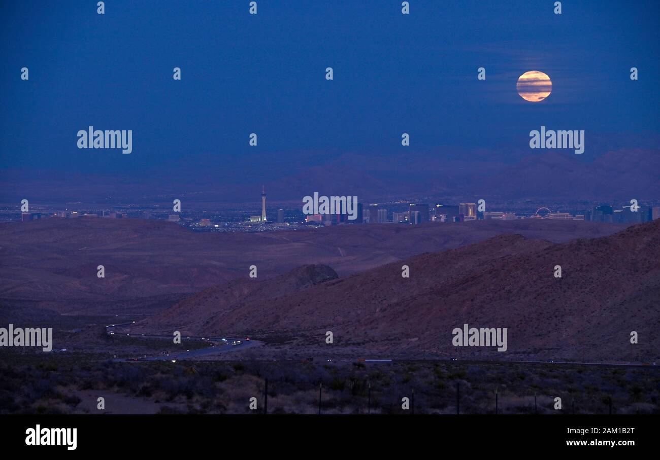 Las Vegas, Nevada, USA. 10th Jan, 2020. A full moon rises over Las ...
