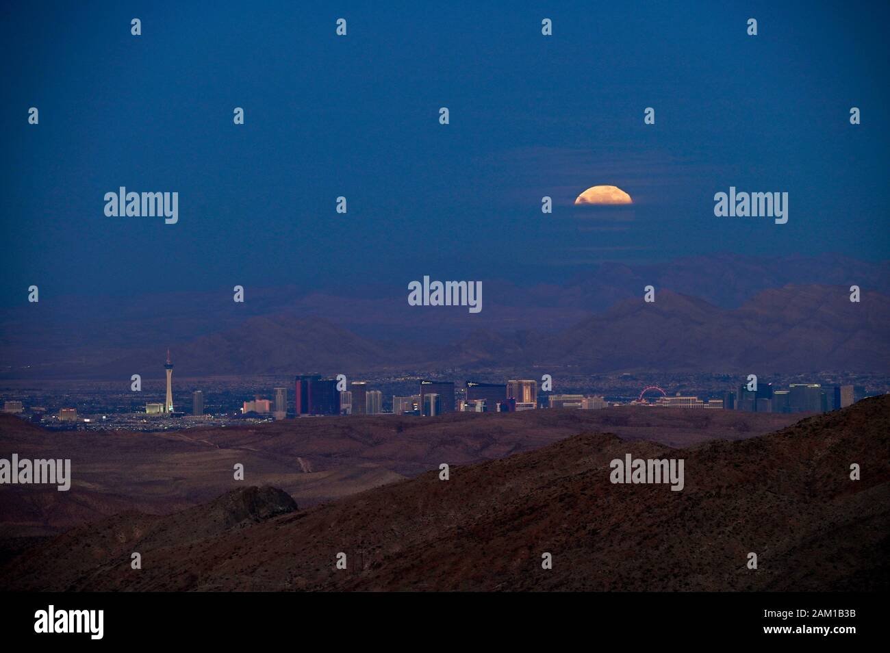 Las Vegas, Nevada, USA. 10th Jan, 2020. A full moon rises over Las ...