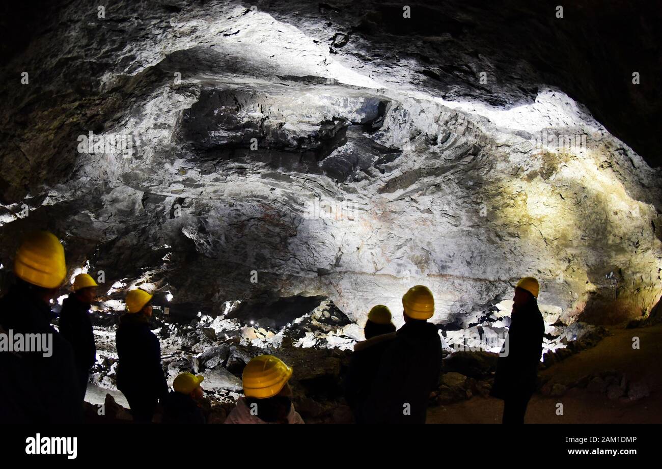 Plaster cave hi-res stock photography and images - Alamy