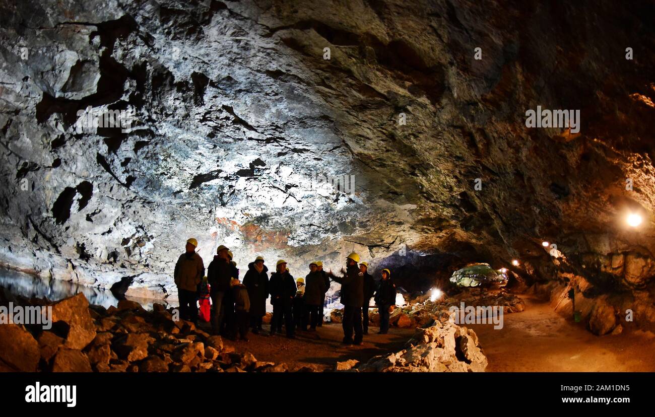 Live in caves hi-res stock photography and images - Alamy