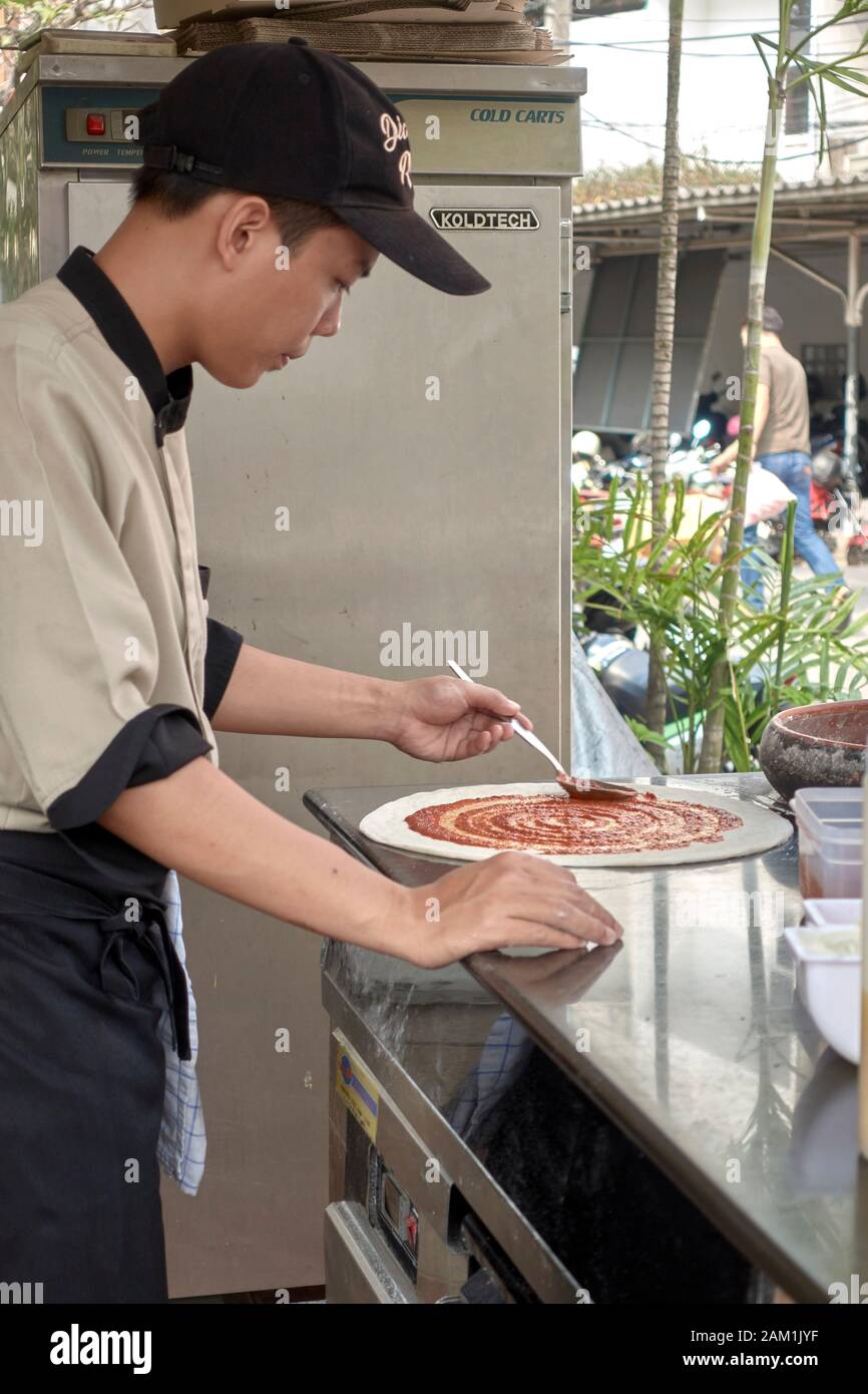 Pizza chef hi-res stock photography and images - Alamy