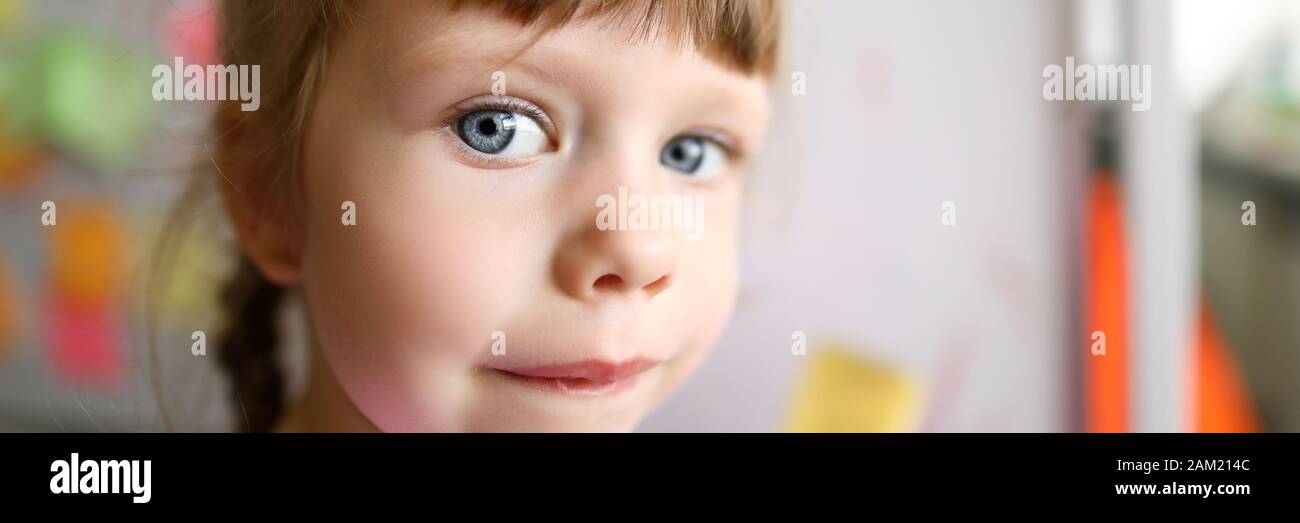 Concerned little girl Stock Photo - Alamy
