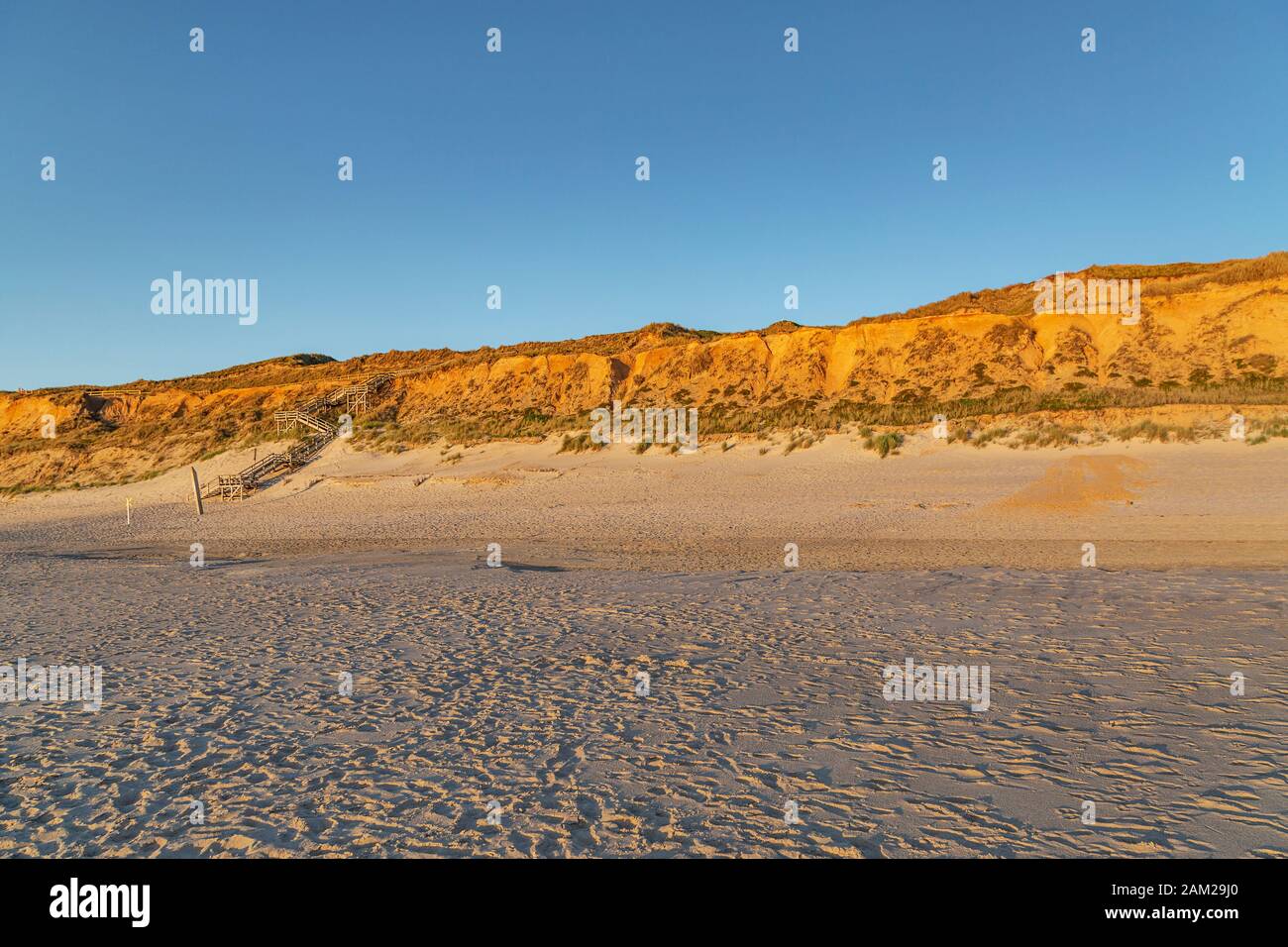 Red cliff sylt hi-res stock photography and images - Alamy
