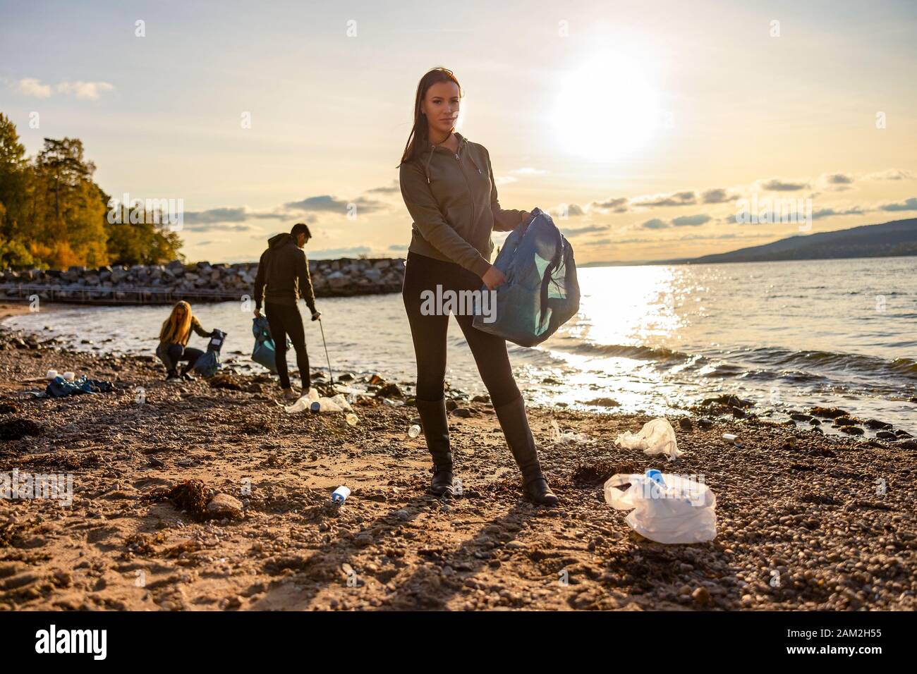 Cleaning beach hi-res stock photography and images - Alamy
