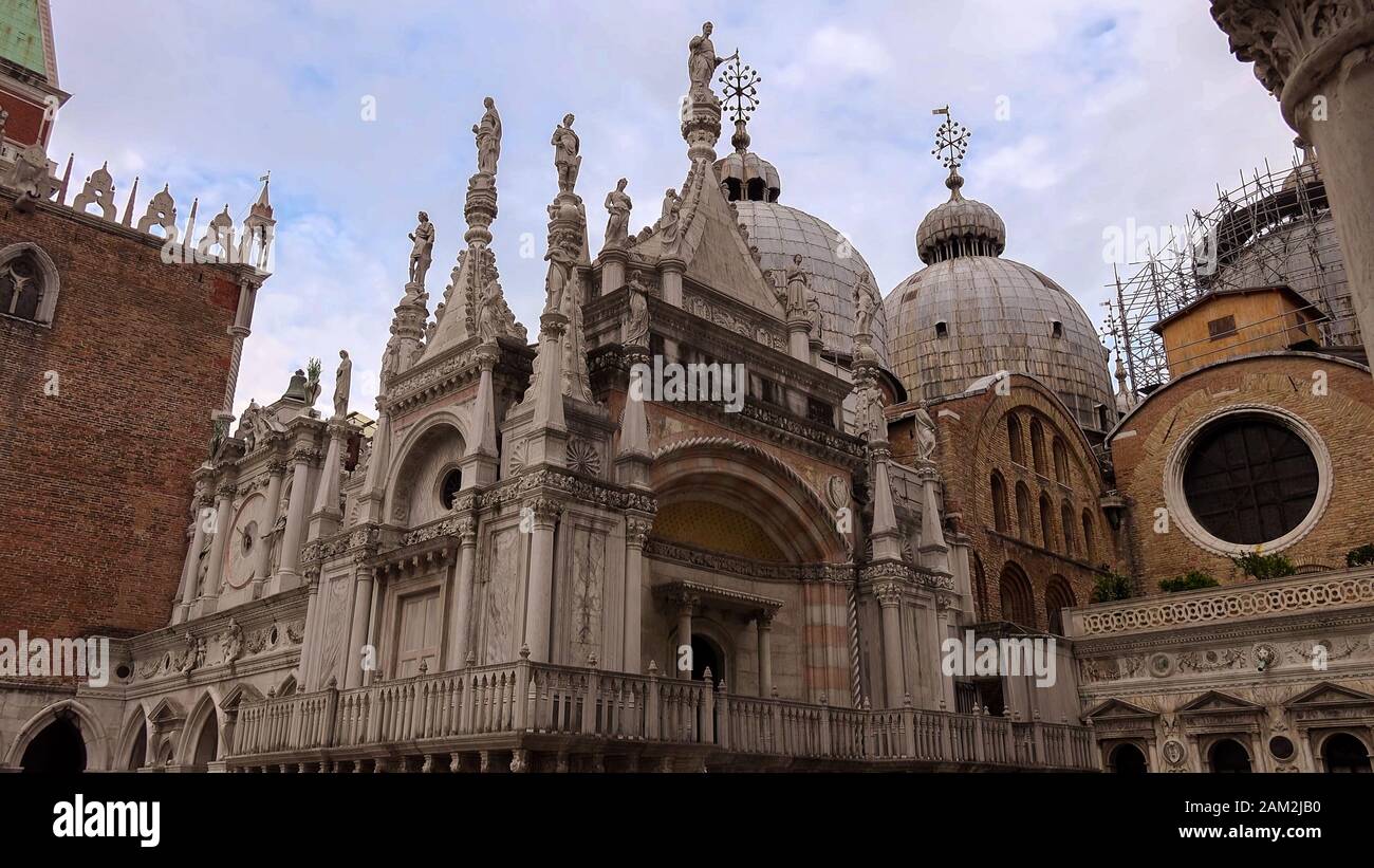 Venetian gothic hi-res stock photography and images - Alamy
