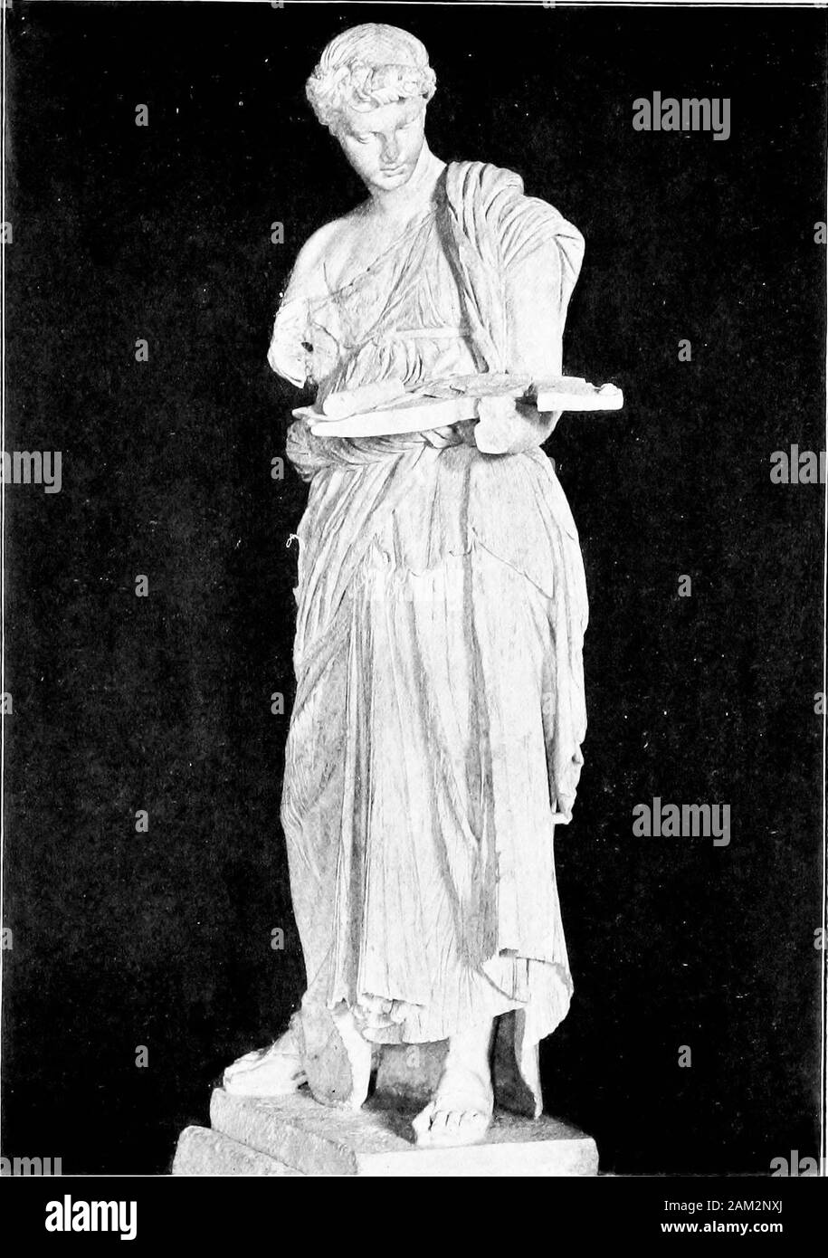 Roman hand maiden hi-res stock photography and images - Alamy