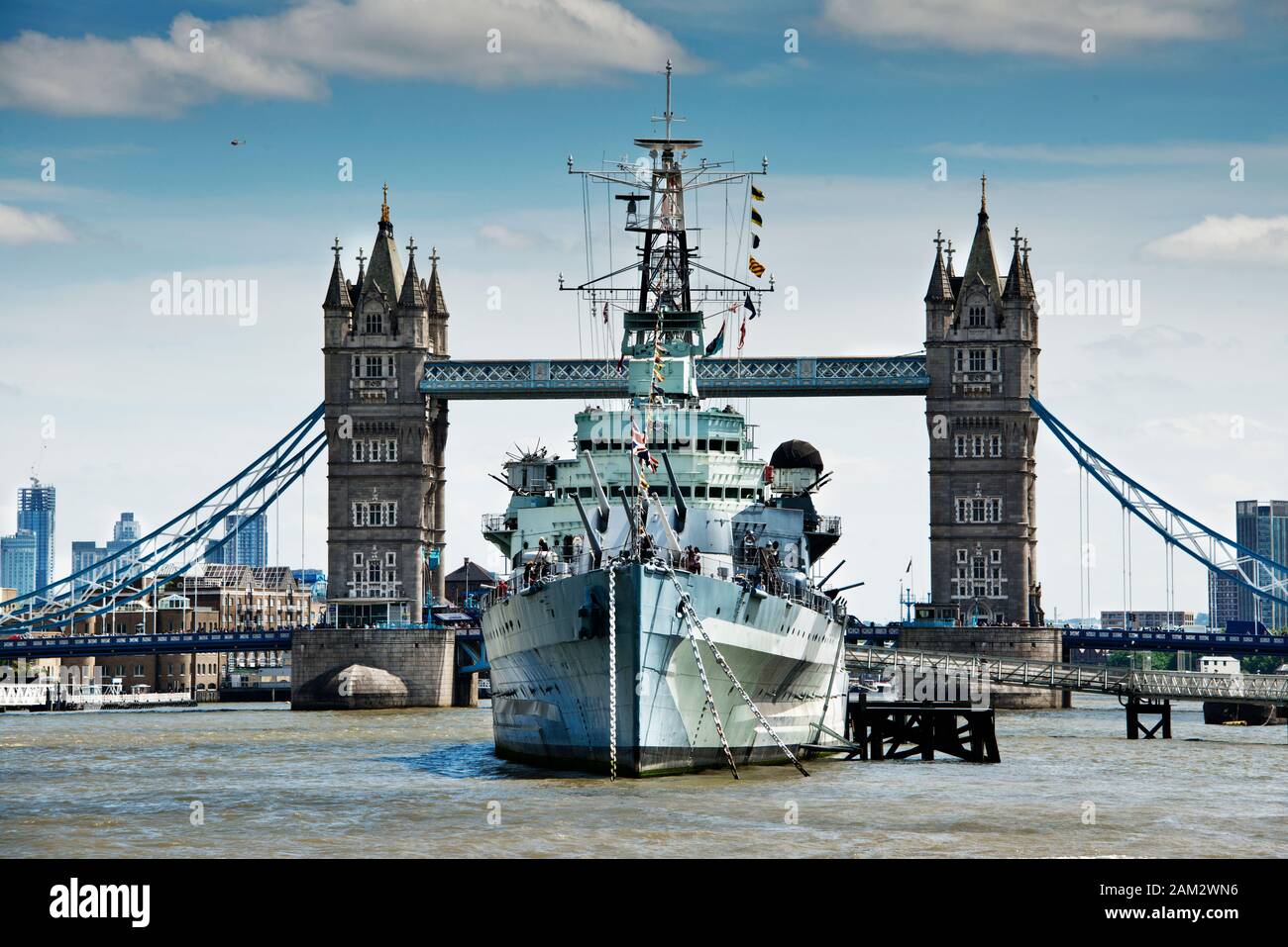Tower bridge world war 2 hi-res stock photography and images - Alamy