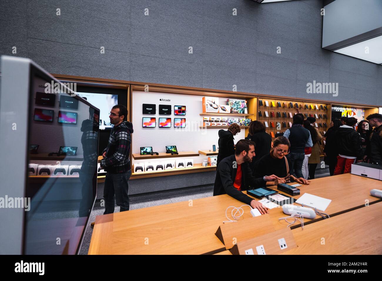Apple Store Milan Architecture High Resolution Stock Photography and ...